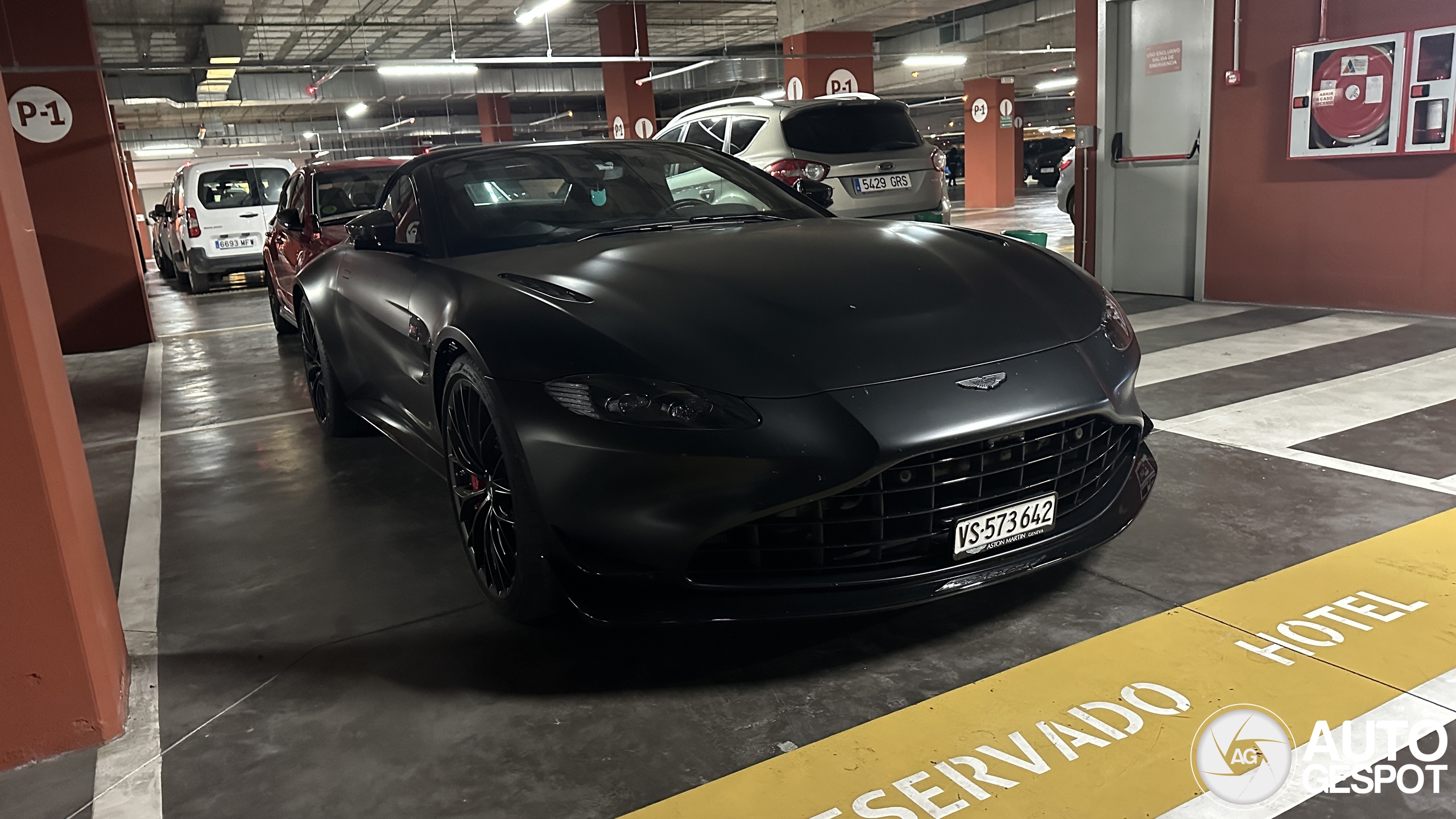 Aston Martin V8 Vantage Formula 1 Edition Roadster - 10 February 2025 ...