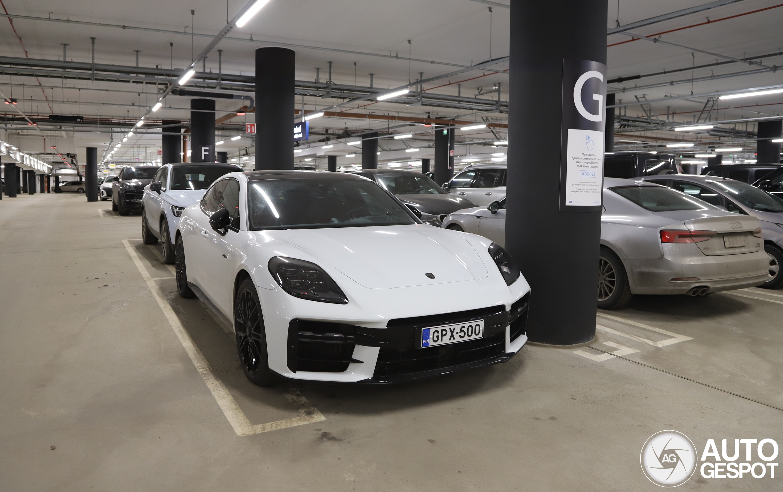 Porsche 972 Panamera Turbo E-Hybrid - 19 February 2025 - Autogespot
