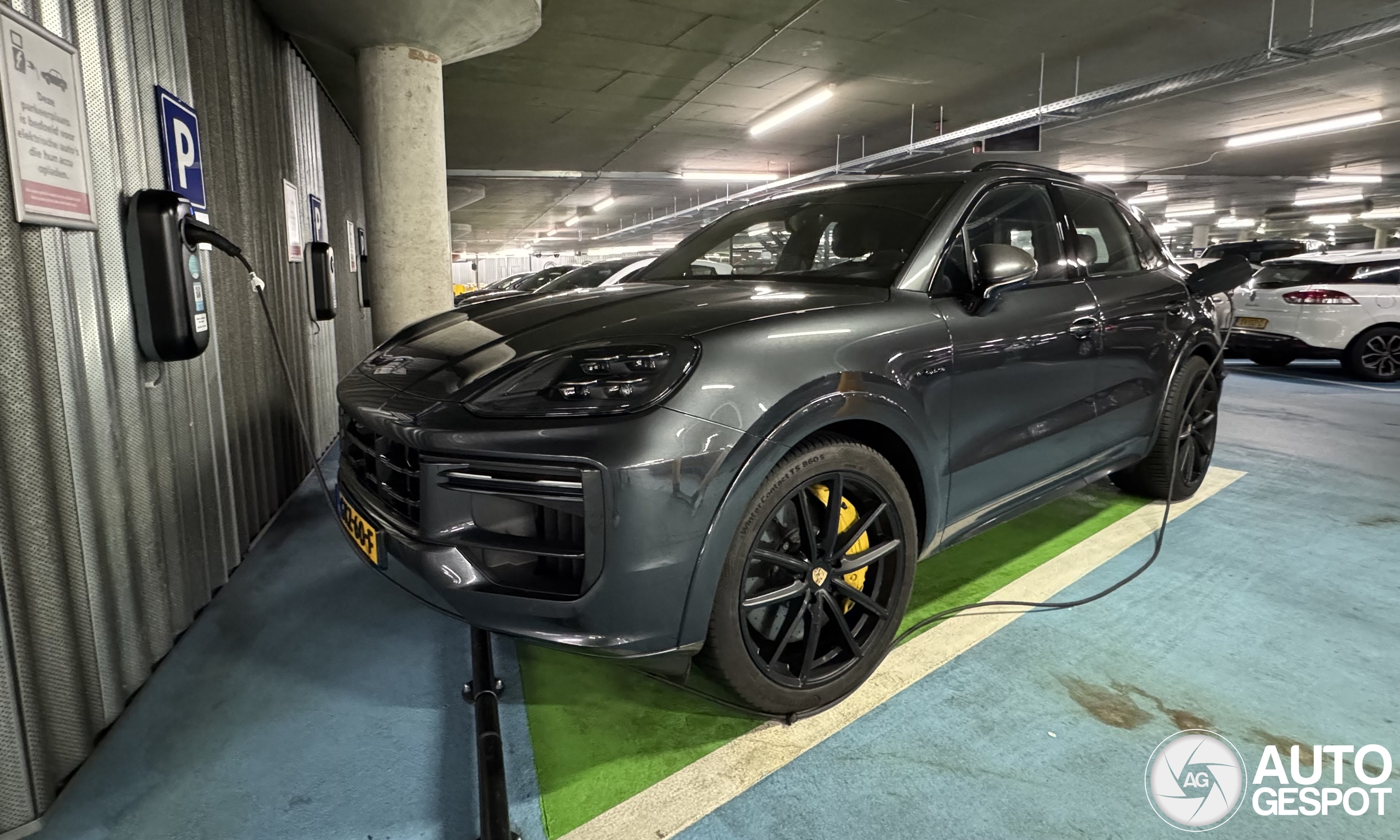 Porsche 9YA Cayenne Turbo E-Hybrid - 26 February 2025 - Autogespot