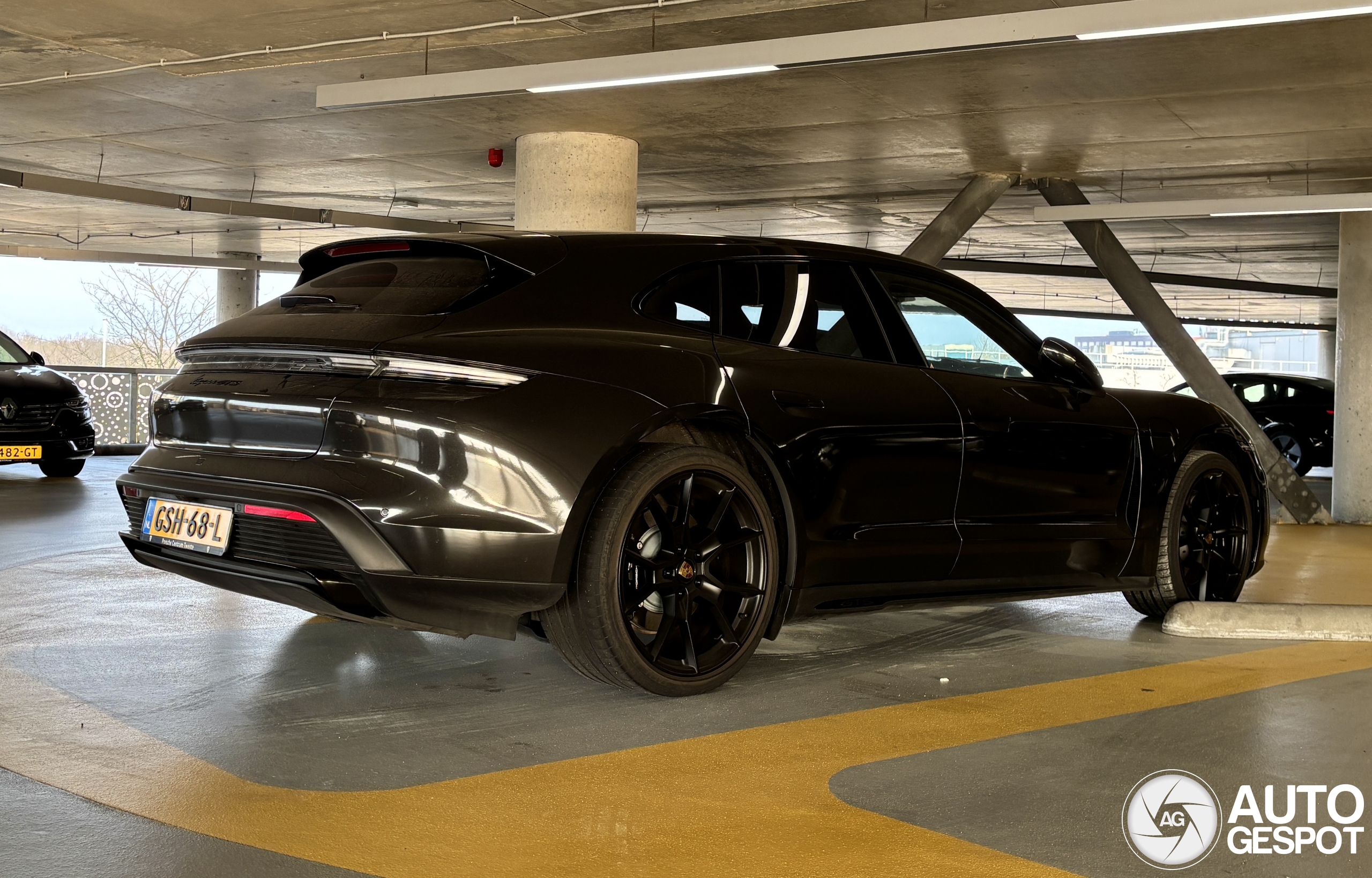 Porsche Taycan GTS Sport Turismo - 24 March 2025 - Autogespot
