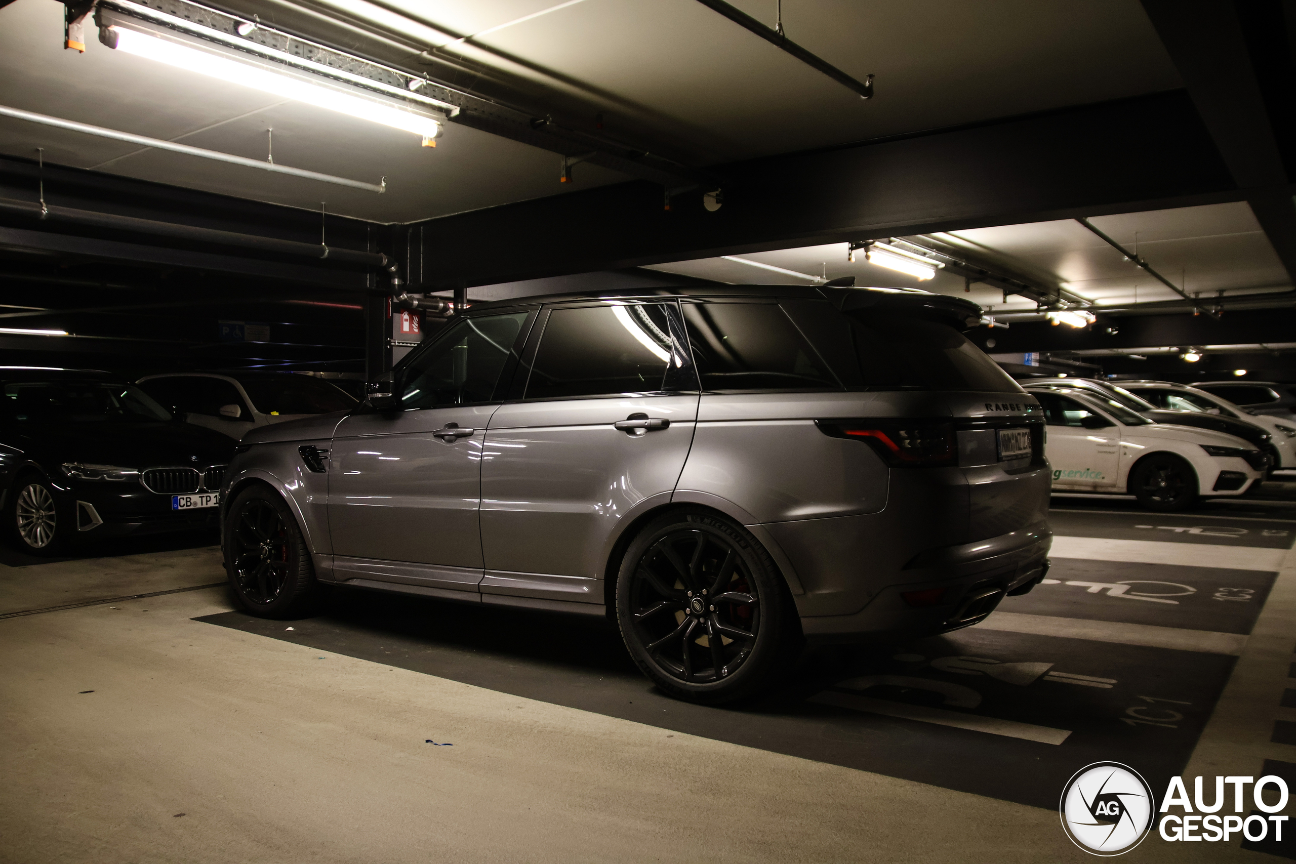 Land Rover Range Rover Sport SVR 2018 - 30 March 2025 - Autogespot