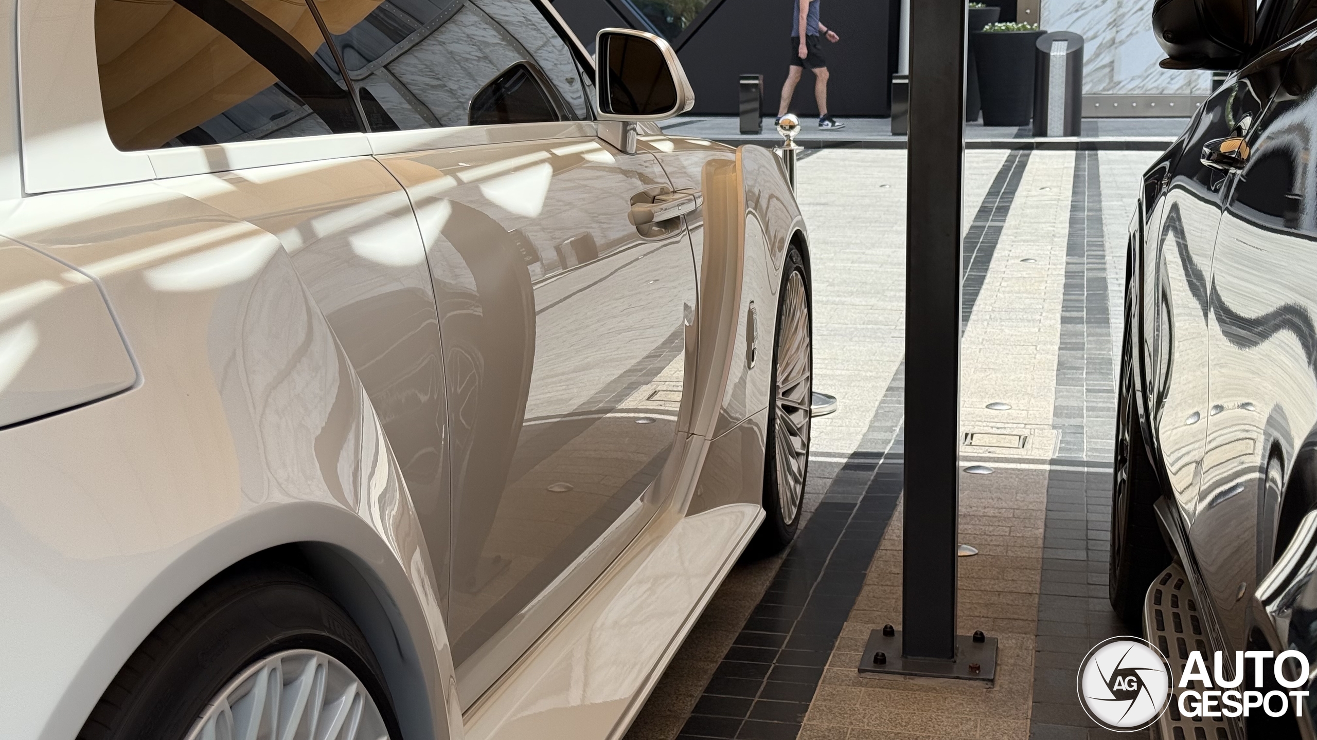 Rolls-Royce Wraith Series II Venuum Black Apollo White Edition - 27 ...