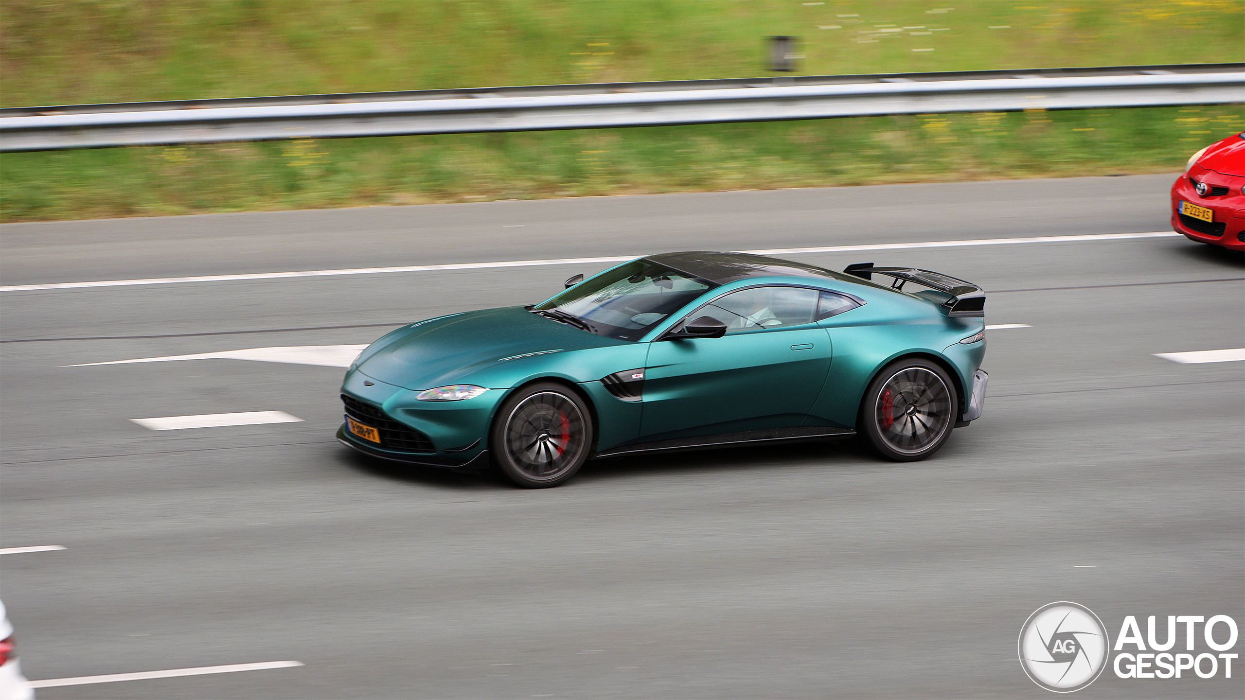 Aston Martin V8 Vantage Formula 1 Edition - 06 May 2025 - Autogespot