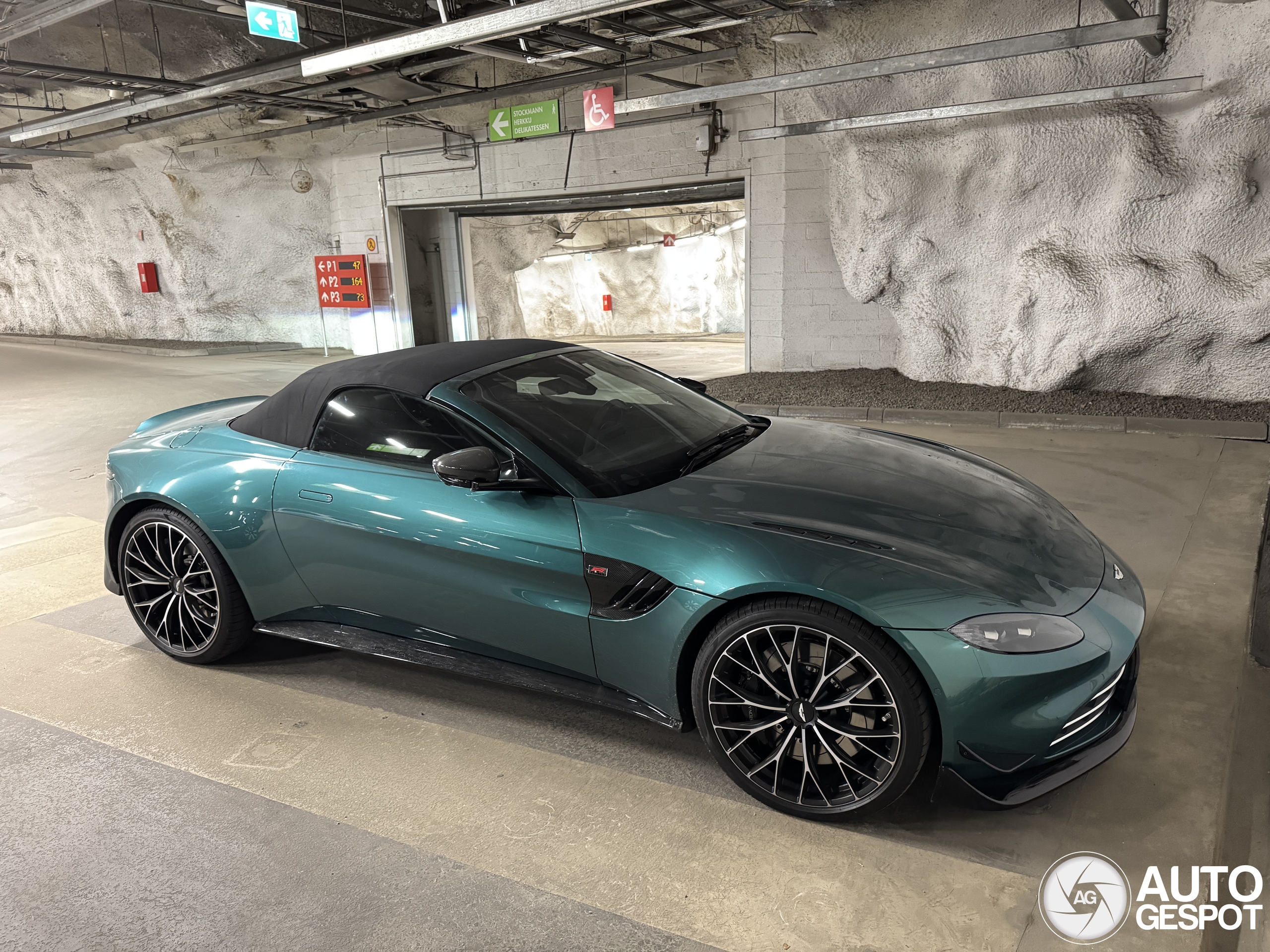 Aston Martin V8 Vantage Formula 1 Edition Roadster - 12 May 2025 ...