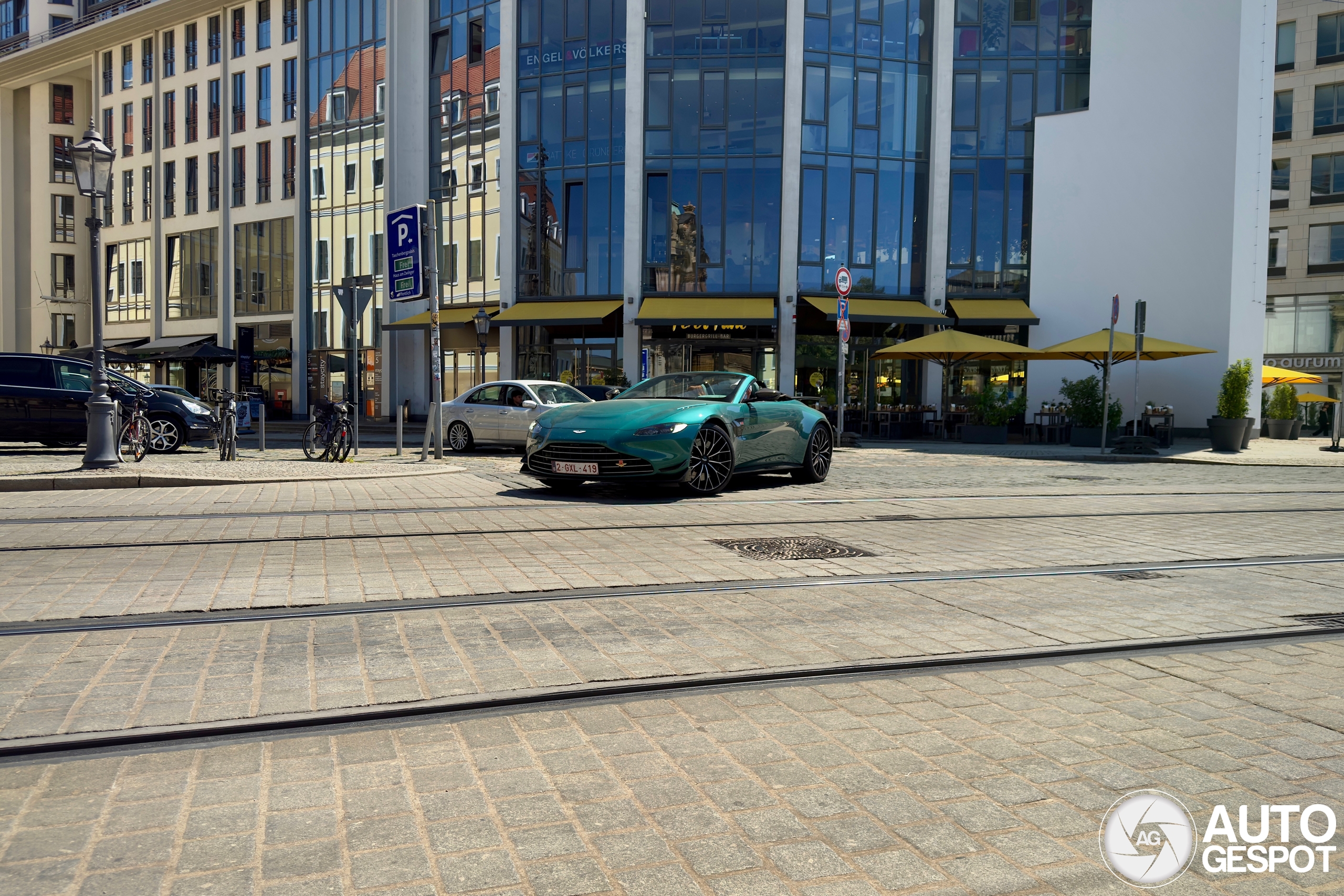 Aston Martin V8 Vantage Formula 1 Edition Roadster - 13 May 2025 ...