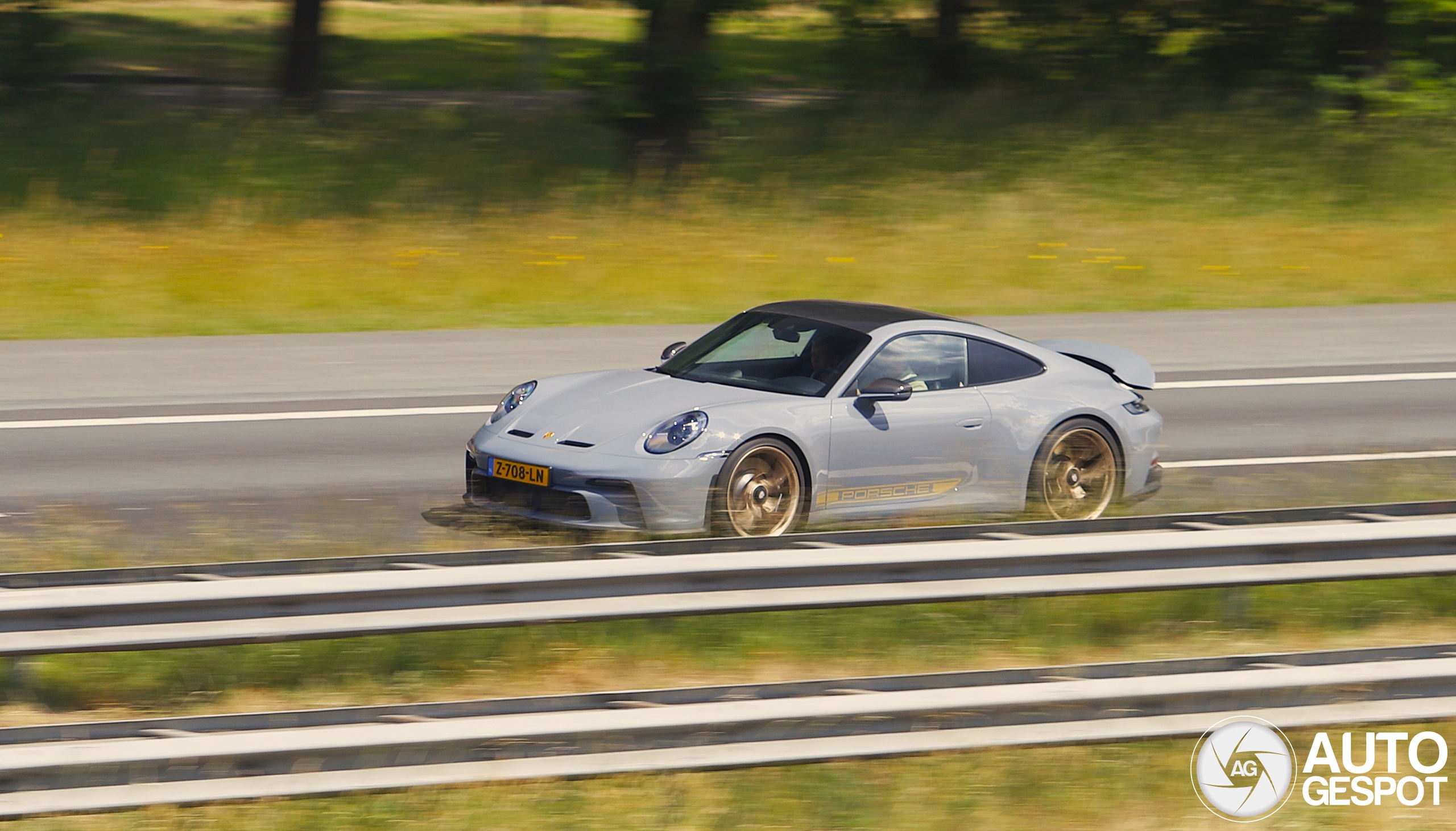 Porsche 992 GT3 Touring - 19 May 2025 - Autogespot