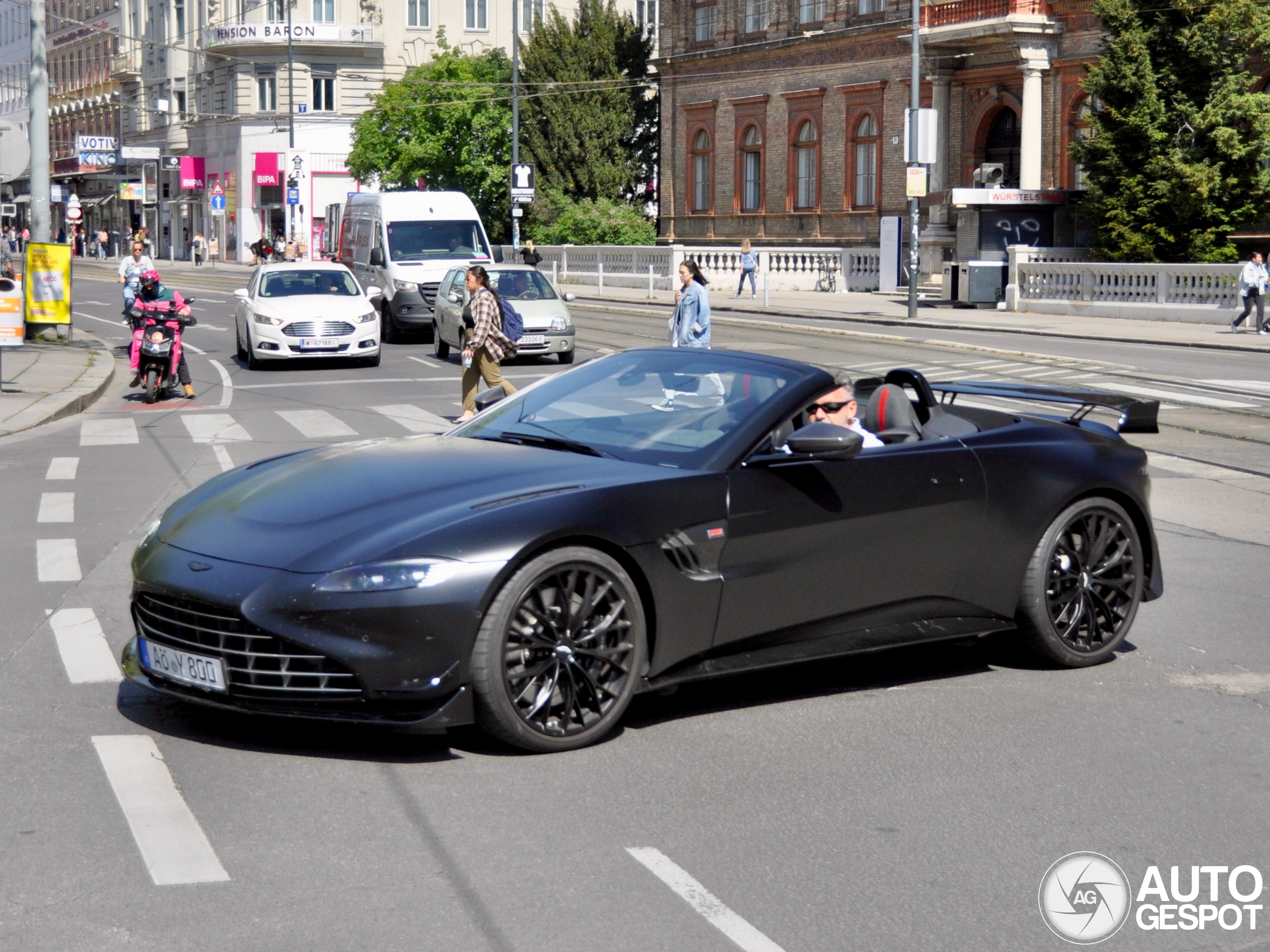 Aston Martin V8 Vantage Formula 1 Edition Roadster - 22 May 2025 ...
