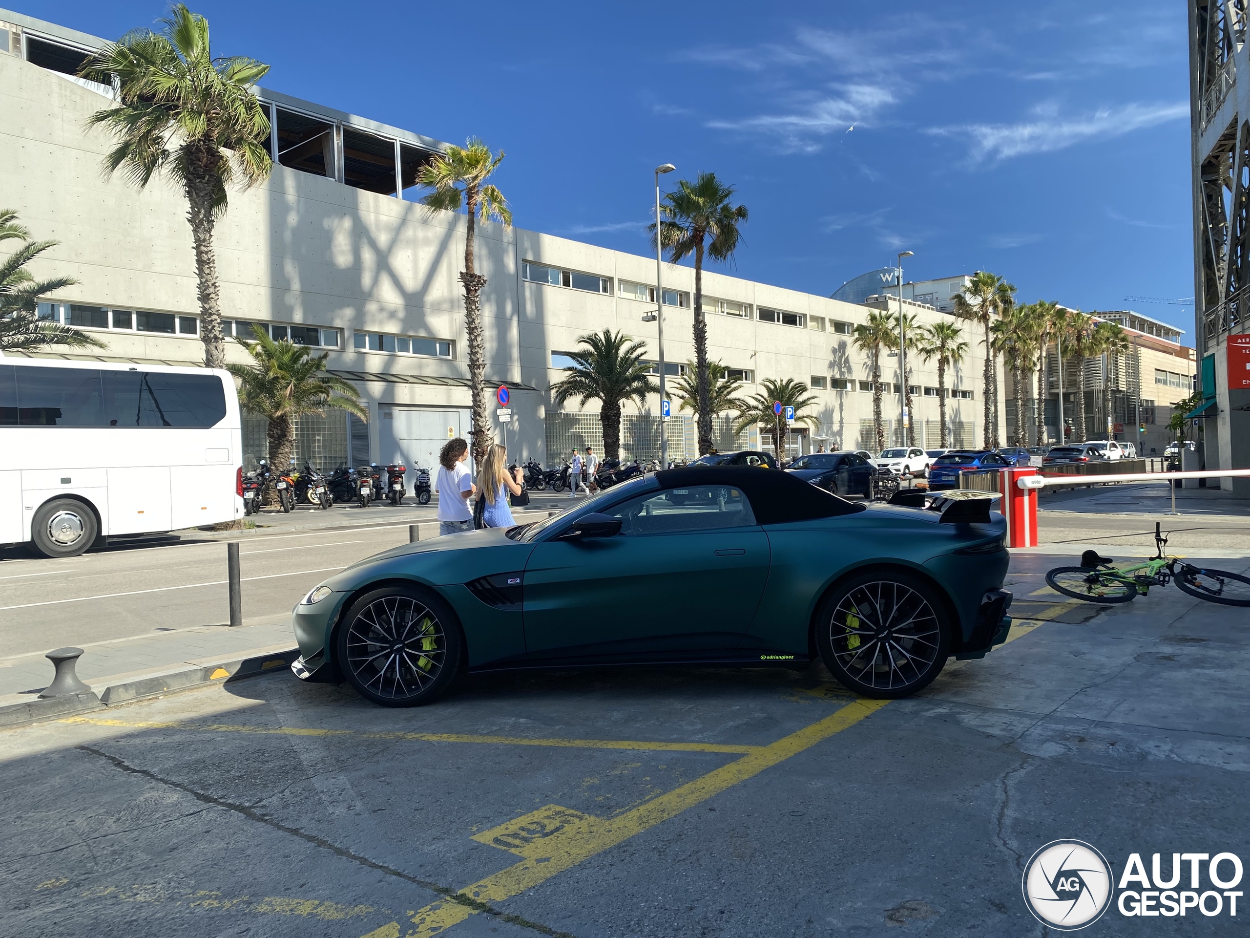 Aston Martin V8 Vantage Formula 1 Edition Roadster - 25 May 2025 ...