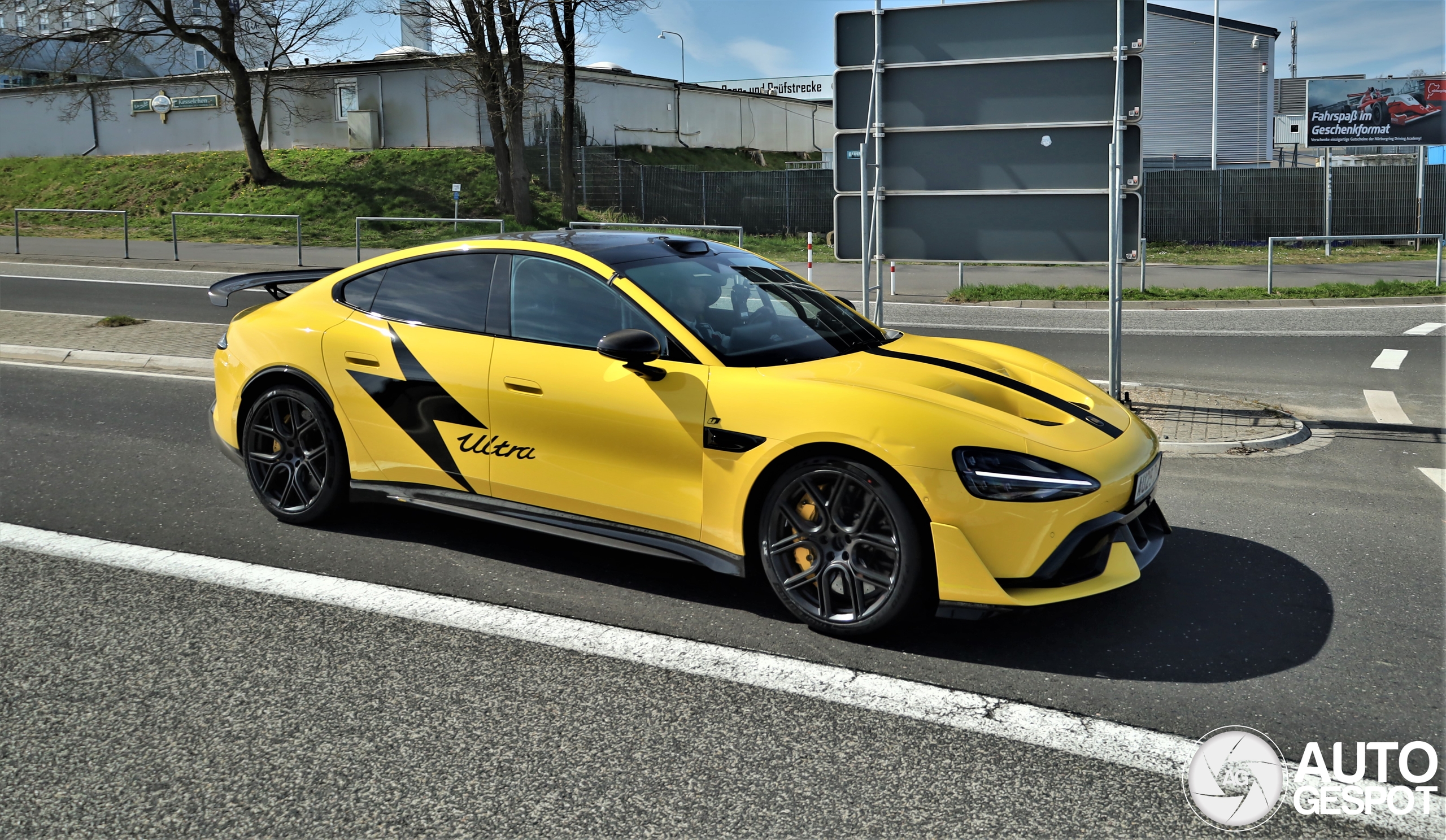 Xiaomi SU7 Ultra - 25 May 2025 - Autogespot