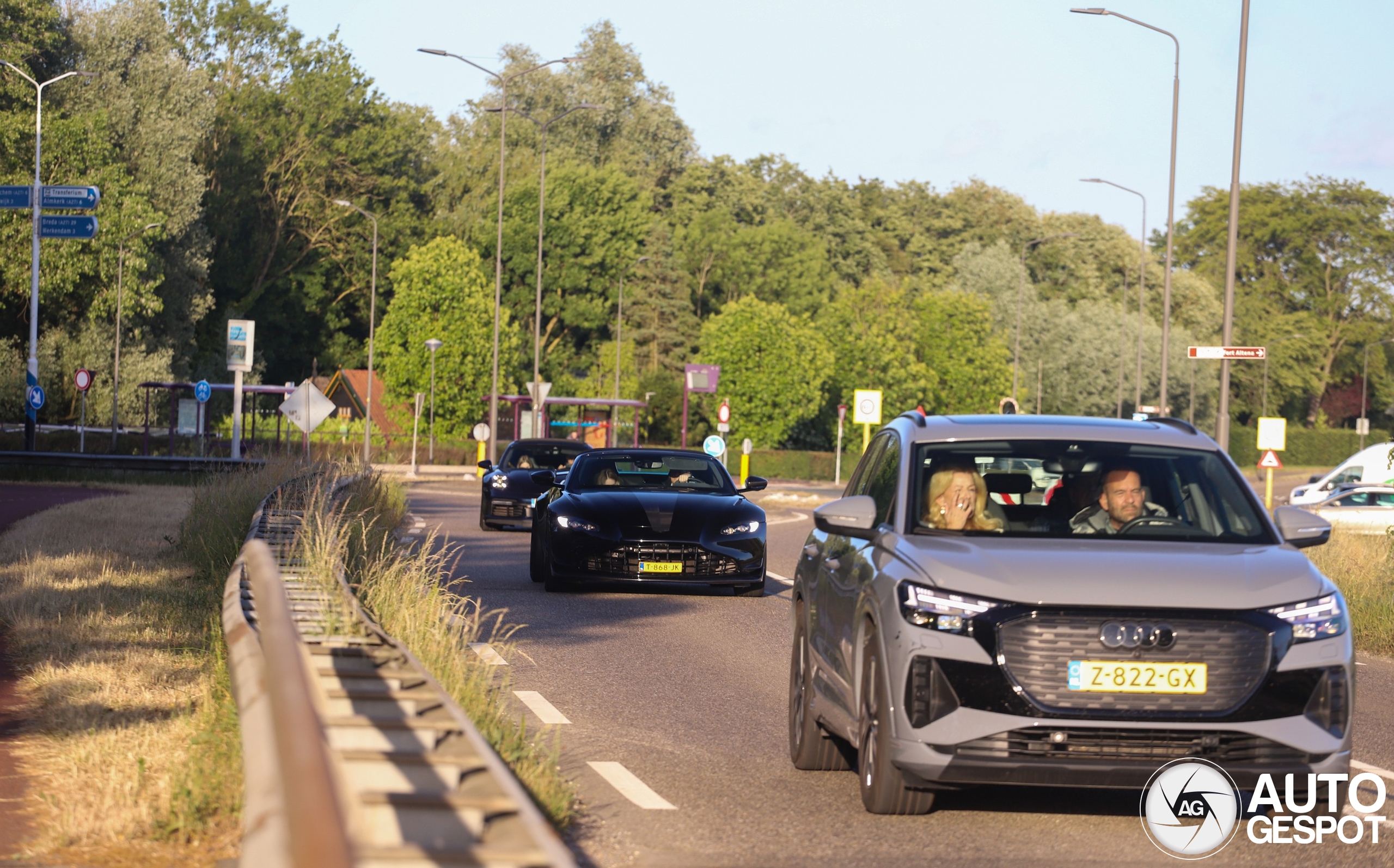 Aston Martin V8 Vantage Formula 1 Edition Roadster - 28 May 2025 ...