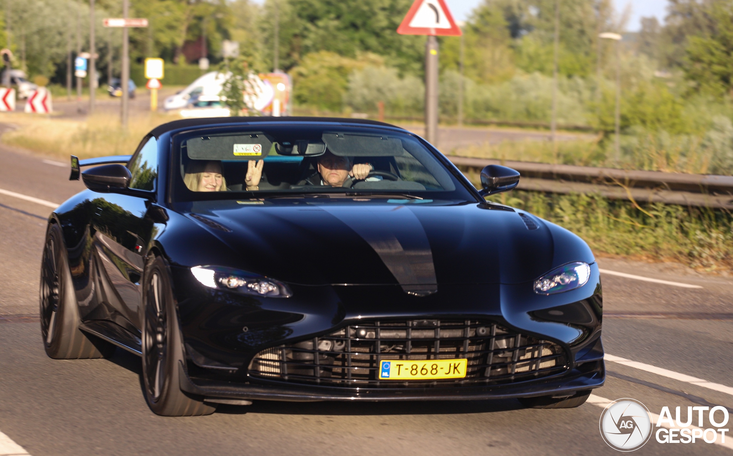 Aston Martin V8 Vantage Formula 1 Edition Roadster - 28 May 2025 ...