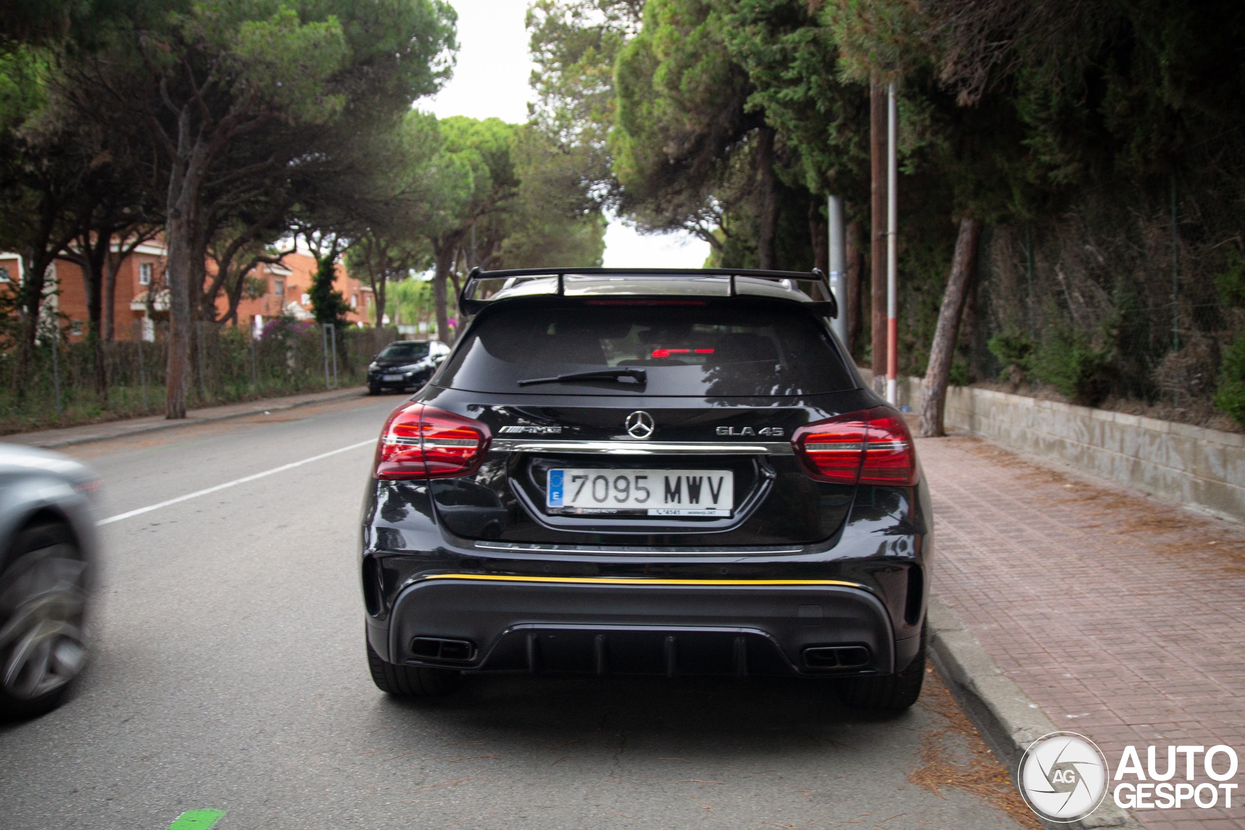 Mercedes-AMG GLA 45 X156 Yellow Night Edition - 22 June 2025 - Autogespot