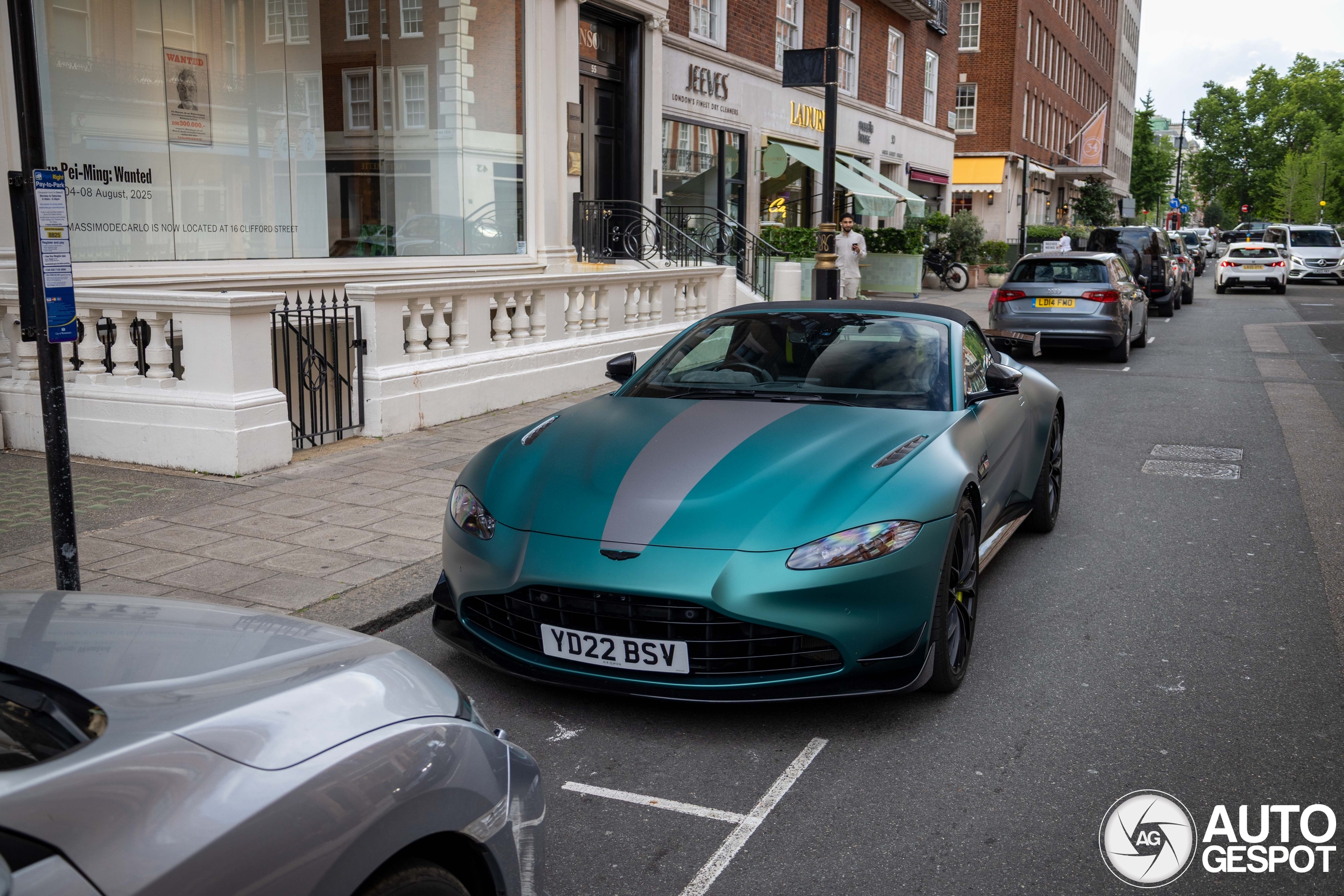 Aston Martin V8 Vantage Formula 1 Edition Roadster - 23 June 2025 ...