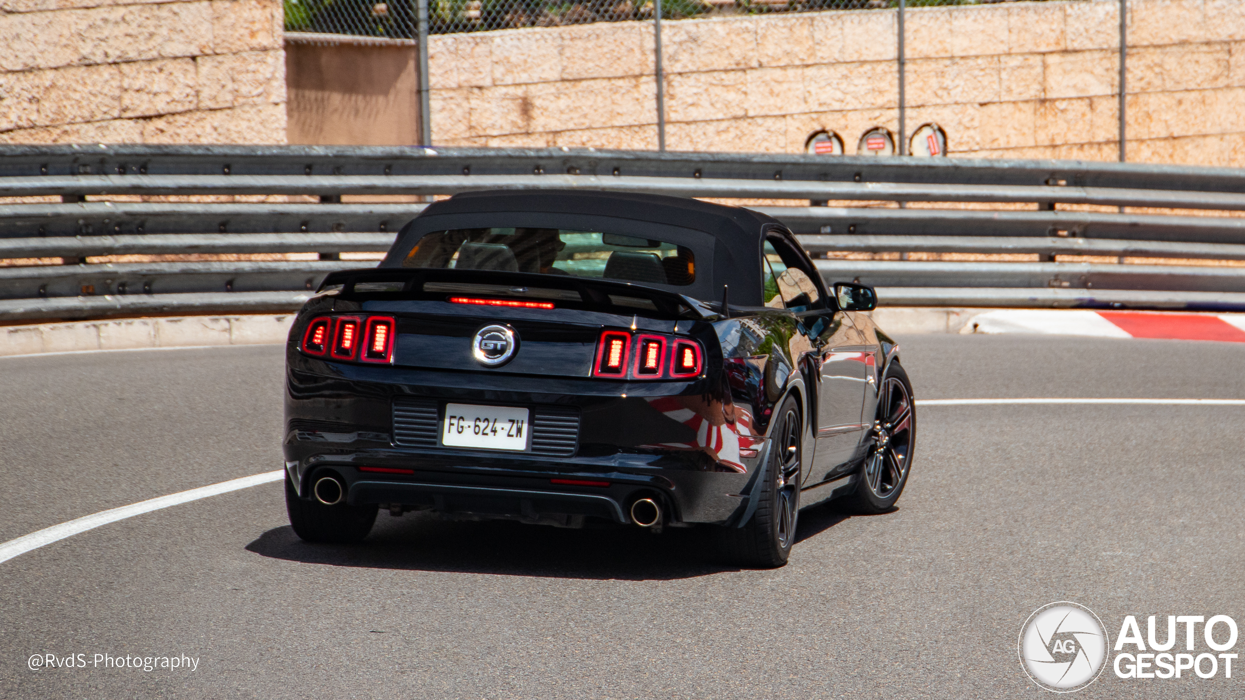 Ford Mustang GT California Special Convertible 2013 - 23 June 2025 ...