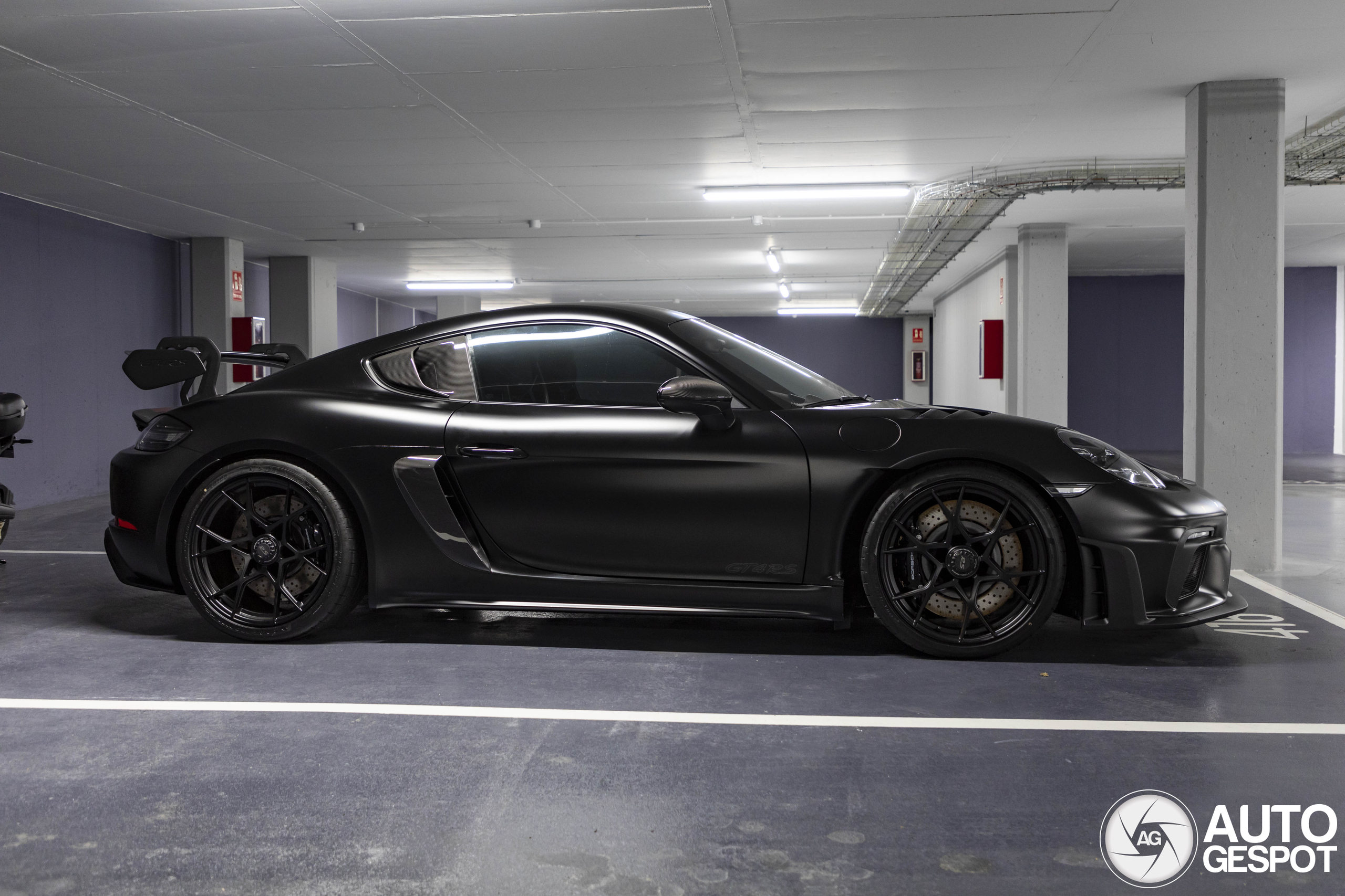 Porsche 718 Cayman GT4 RS Weissach Package - 28 June 2025 - Autogespot