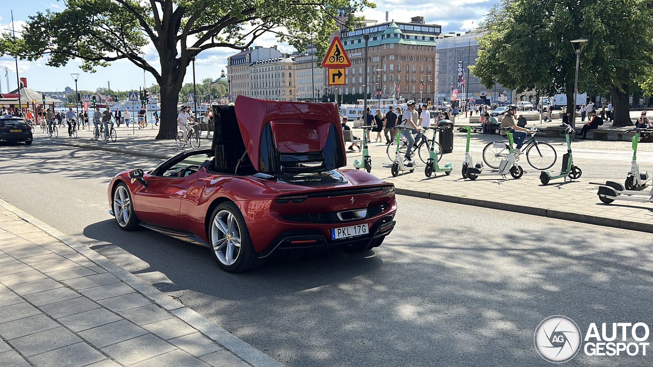 Ferrari 296 GTS - 29 July 2025 - Autogespot