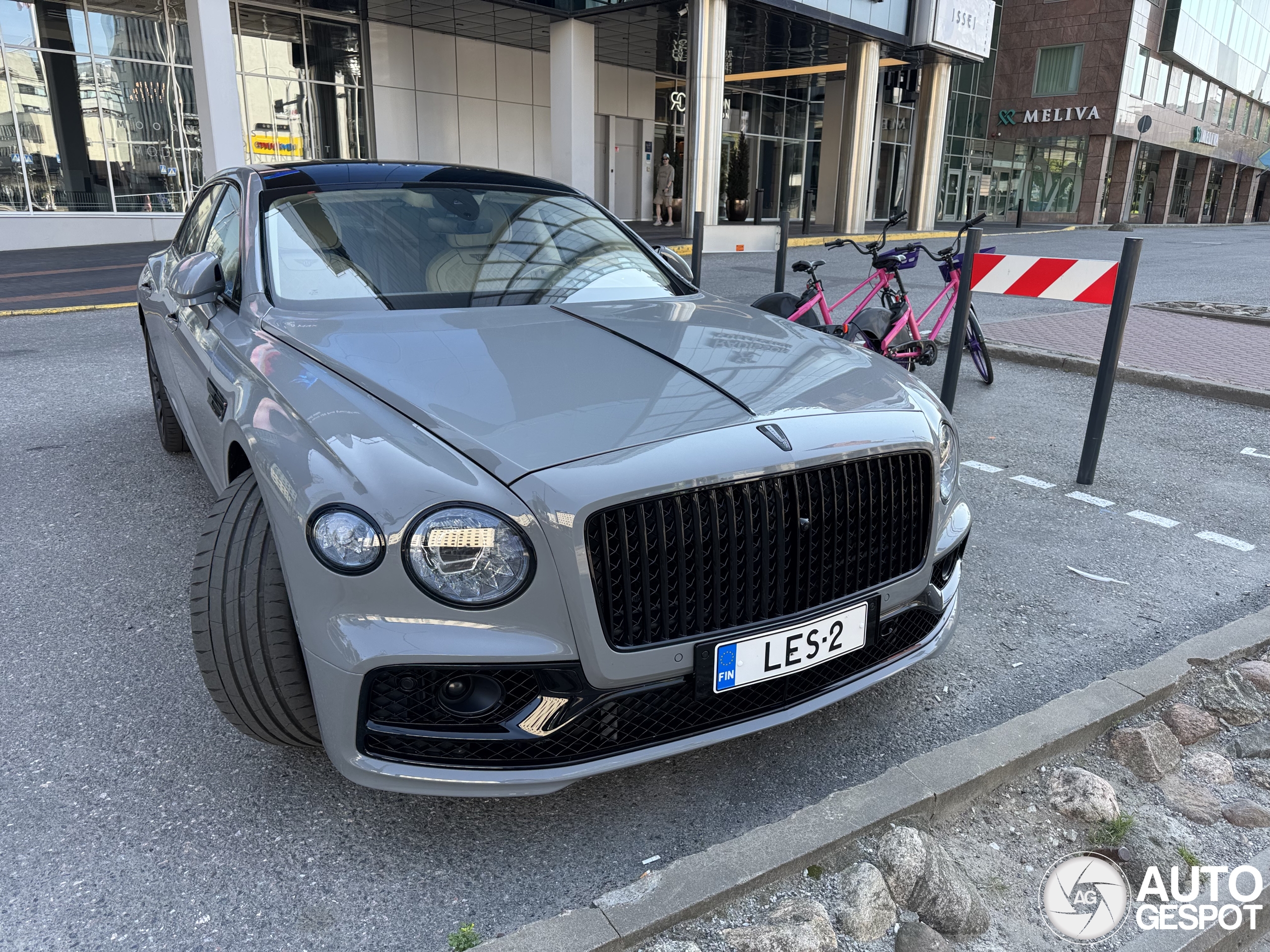 Bentley Flying Spur Hybrid - 04 August 2025 - Autogespot