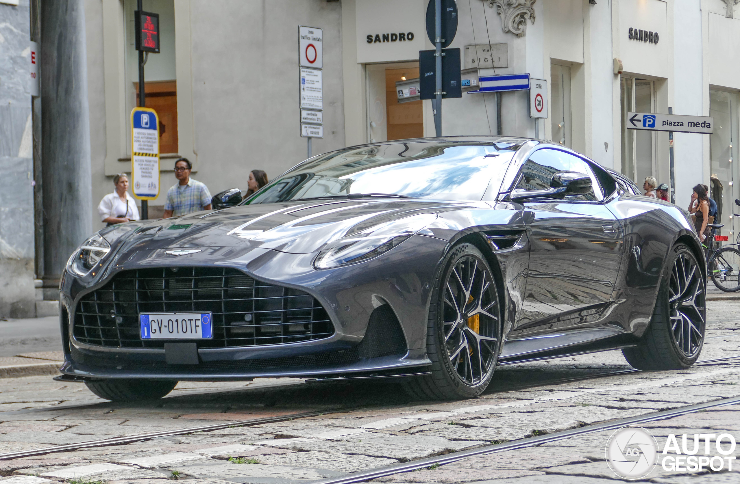 Aston Martin DB12 - 19 August 2025 - Autogespot