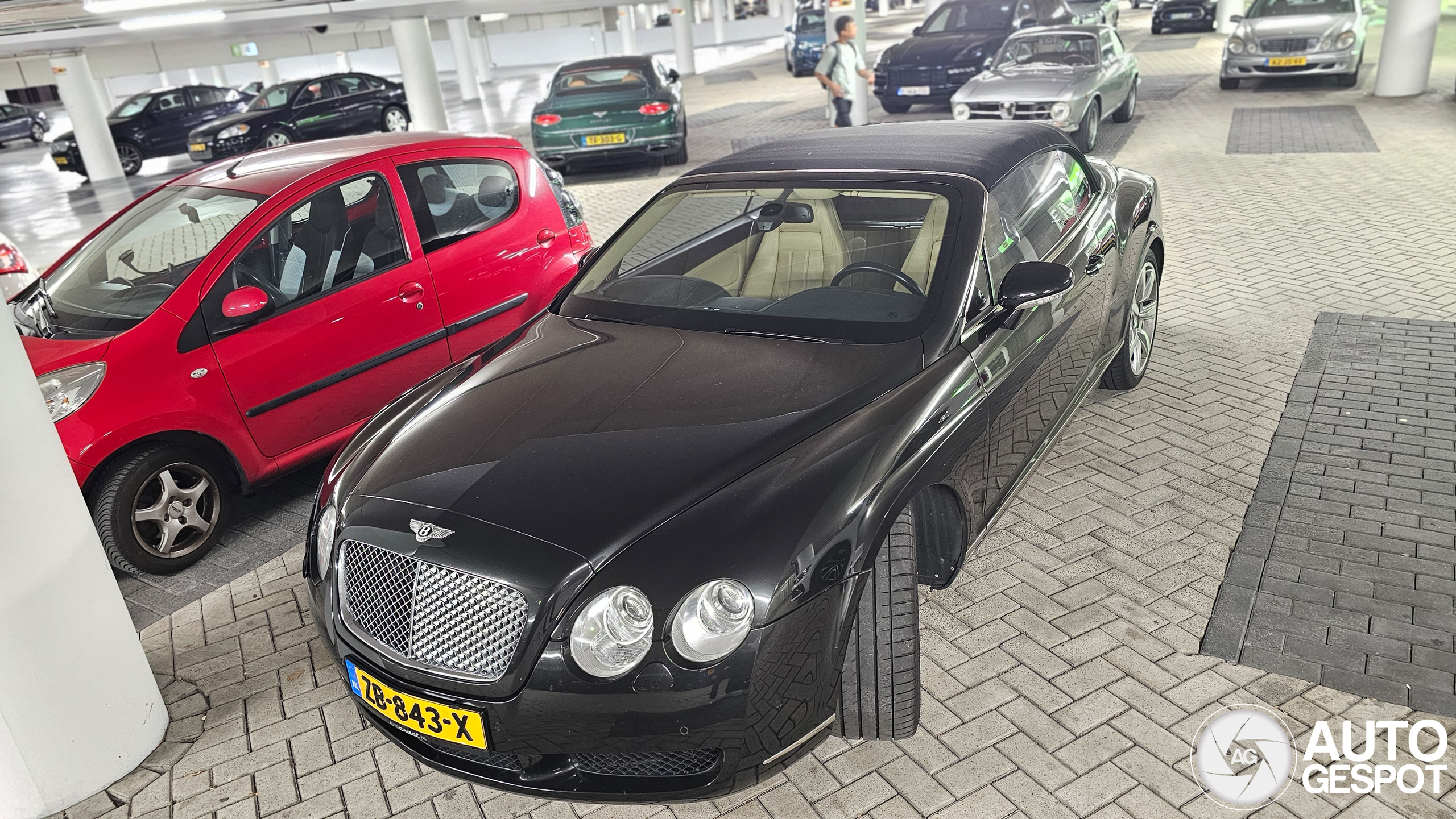 Bentley Continental GTC - 22 August 2025 - Autogespot