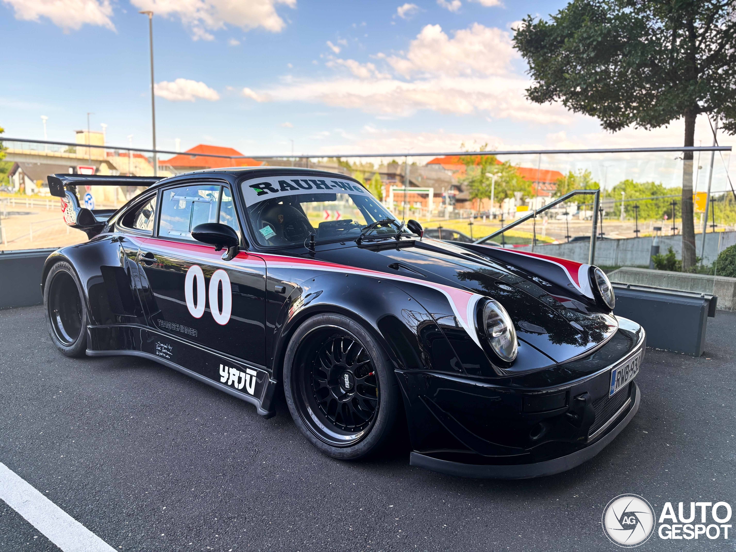 Porsche 930 Turbo Rauh-Welt Begriff - 28 August 2025 - Autogespot
