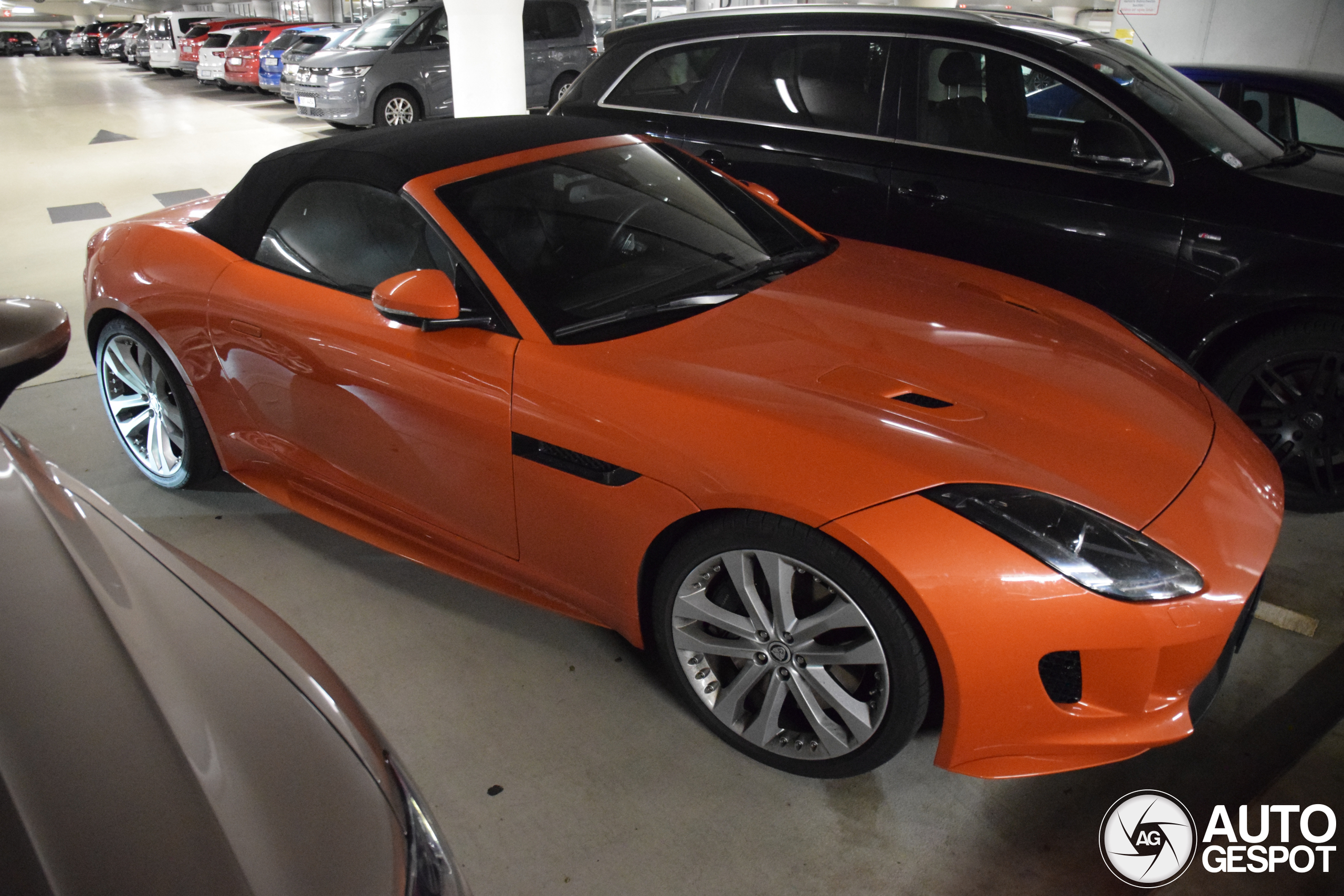 Jaguar F-TYPE R AWD Convertible - 30 August 2025 - Autogespot