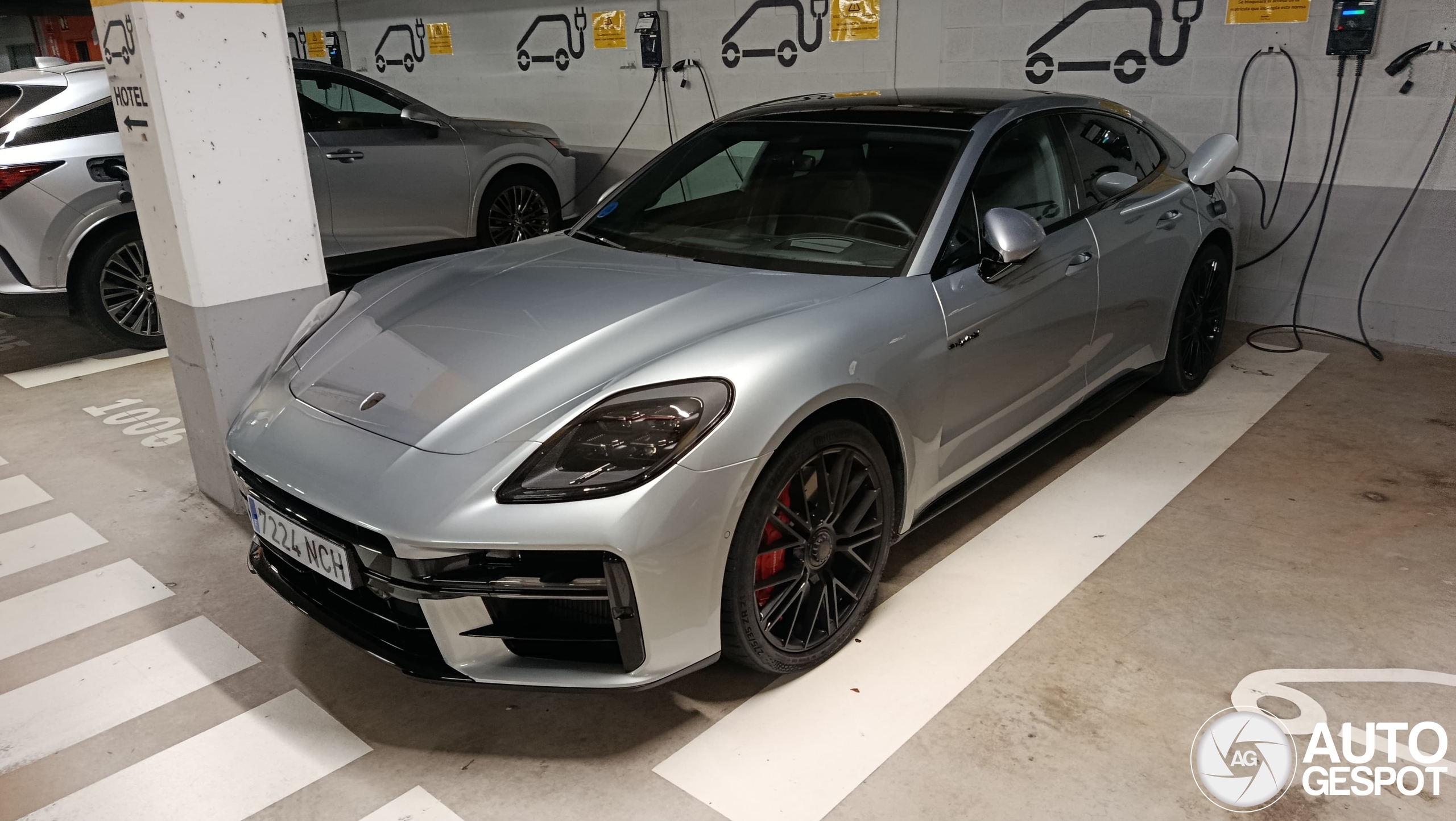 Porsche 972 Panamera Turbo E-Hybrid - 03 September 2025 - Autogespot