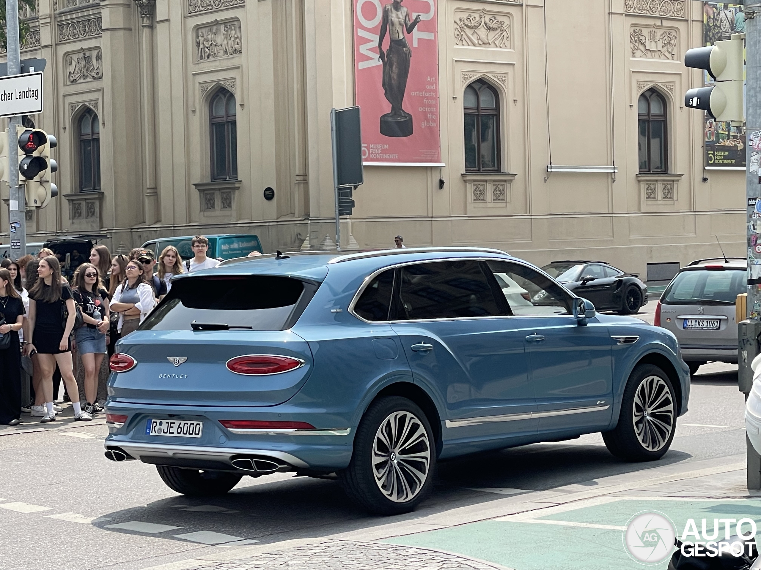 Bentley Bentayga Azure EWB First Edition - 09 September 2025 - Autogespot
