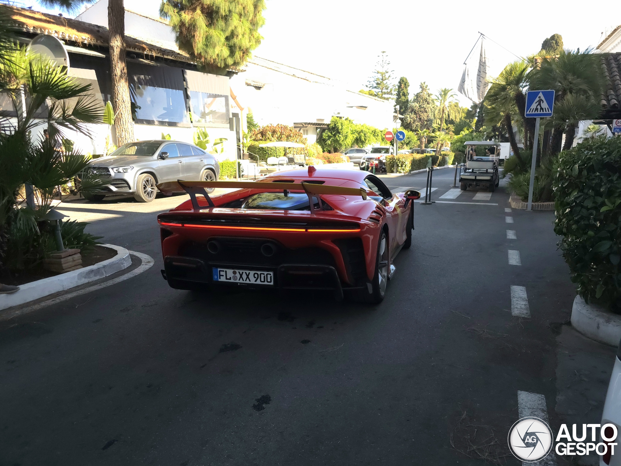 Ferrari SF90 XX Stradale Le Mans Edition - 10 September 2025 - Autogespot
