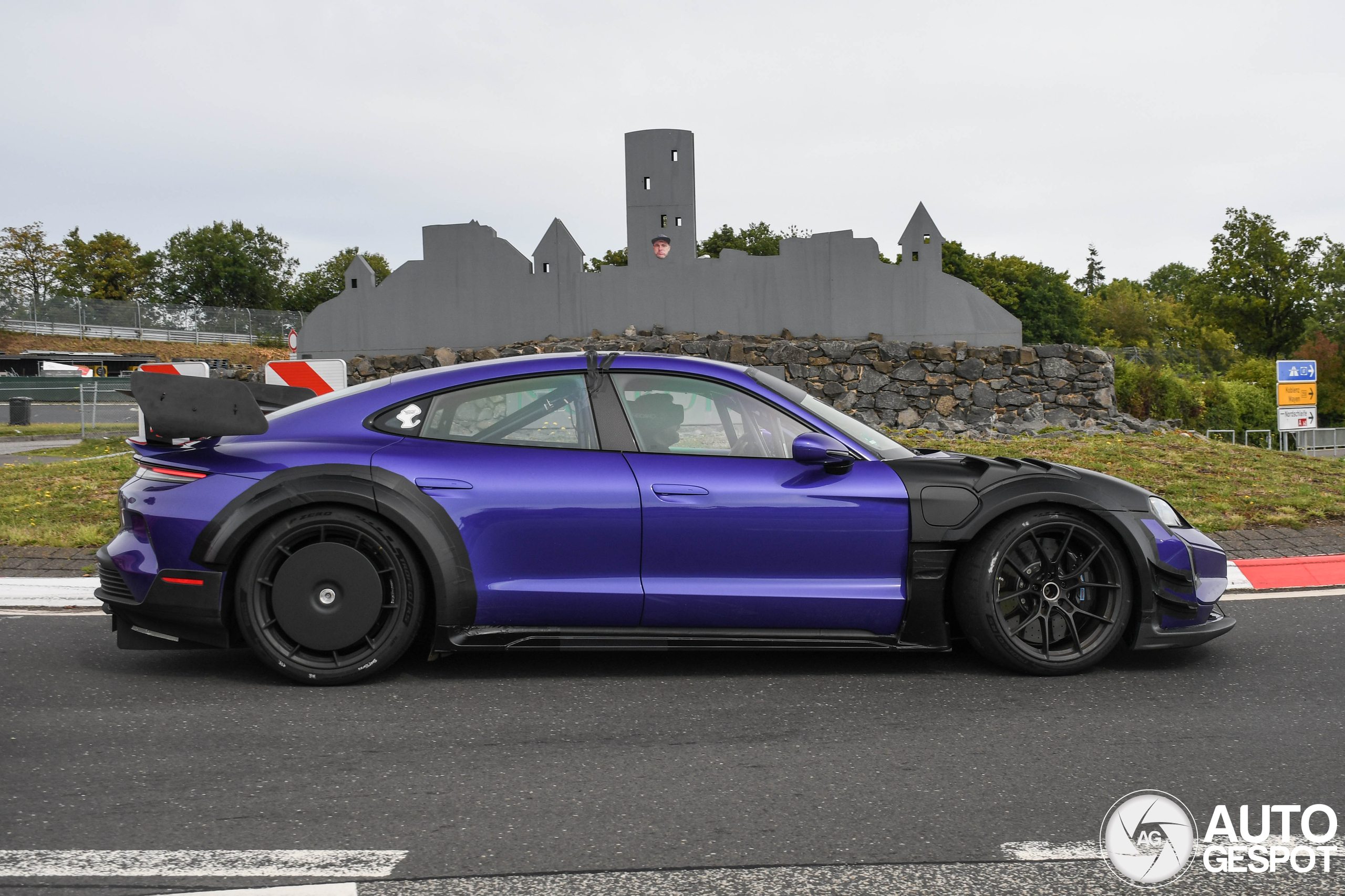 Porsche Taycan Turbo GT Manthey Racing - 10 September 2025 - Autogespot