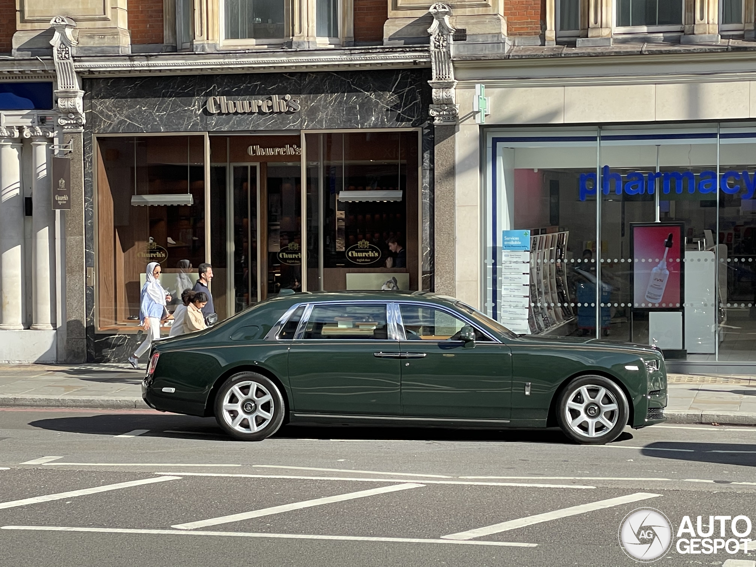 Rolls-Royce Phantom VIII EWB Series II - 15 September 2025 - Autogespot