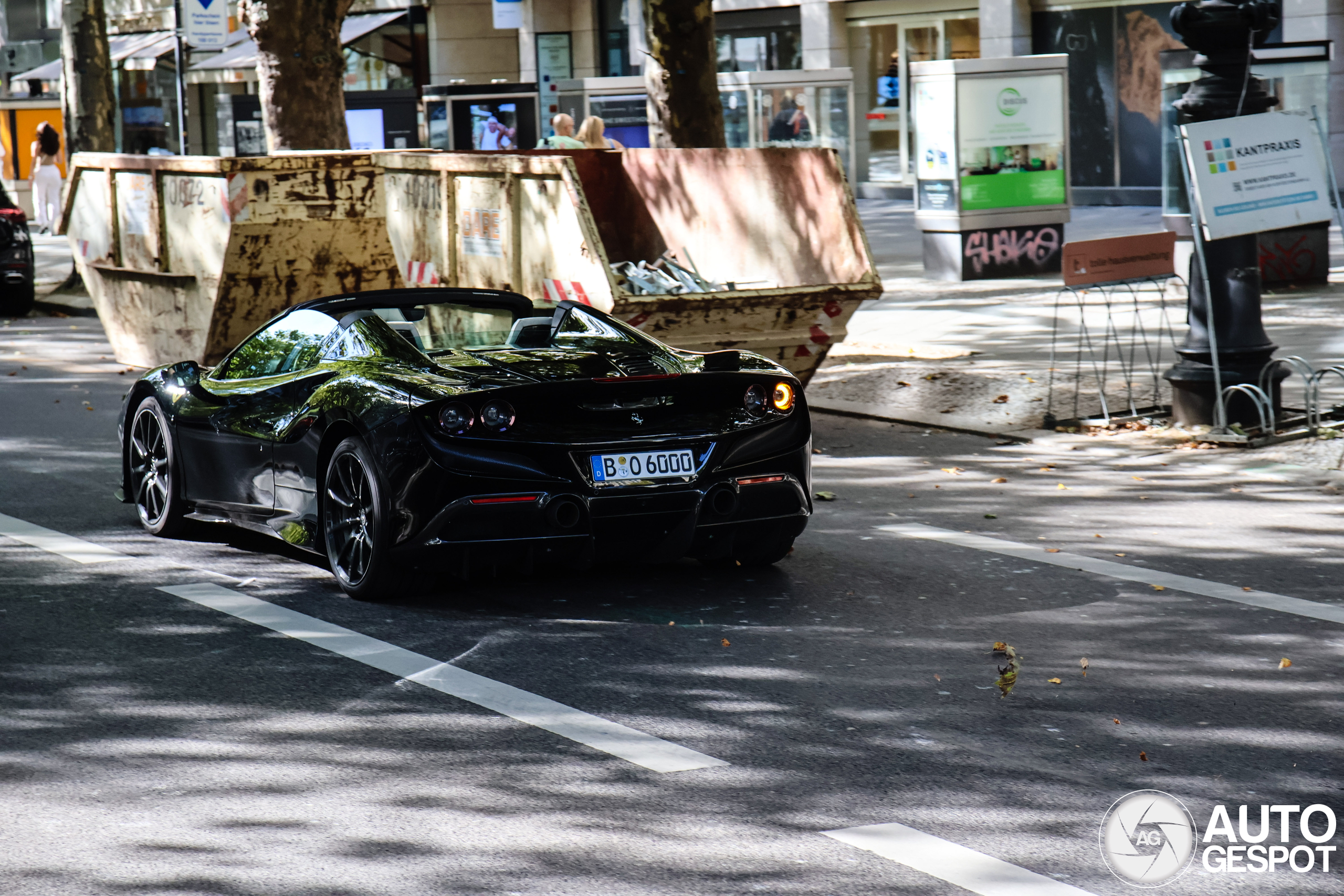 Ferrari F8 Spider - 20 September 2025 - Autogespot