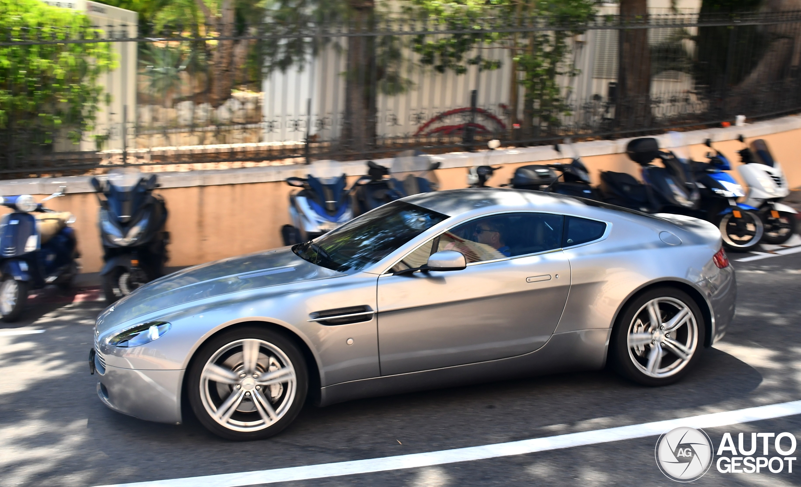 Aston Martin V8 Vantage - 21 September 2025 - Autogespot