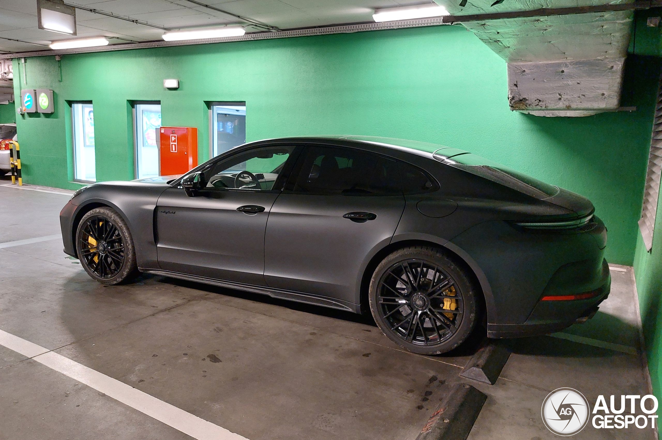 Porsche 972 Panamera Turbo E-Hybrid - 21 September 2025 - Autogespot