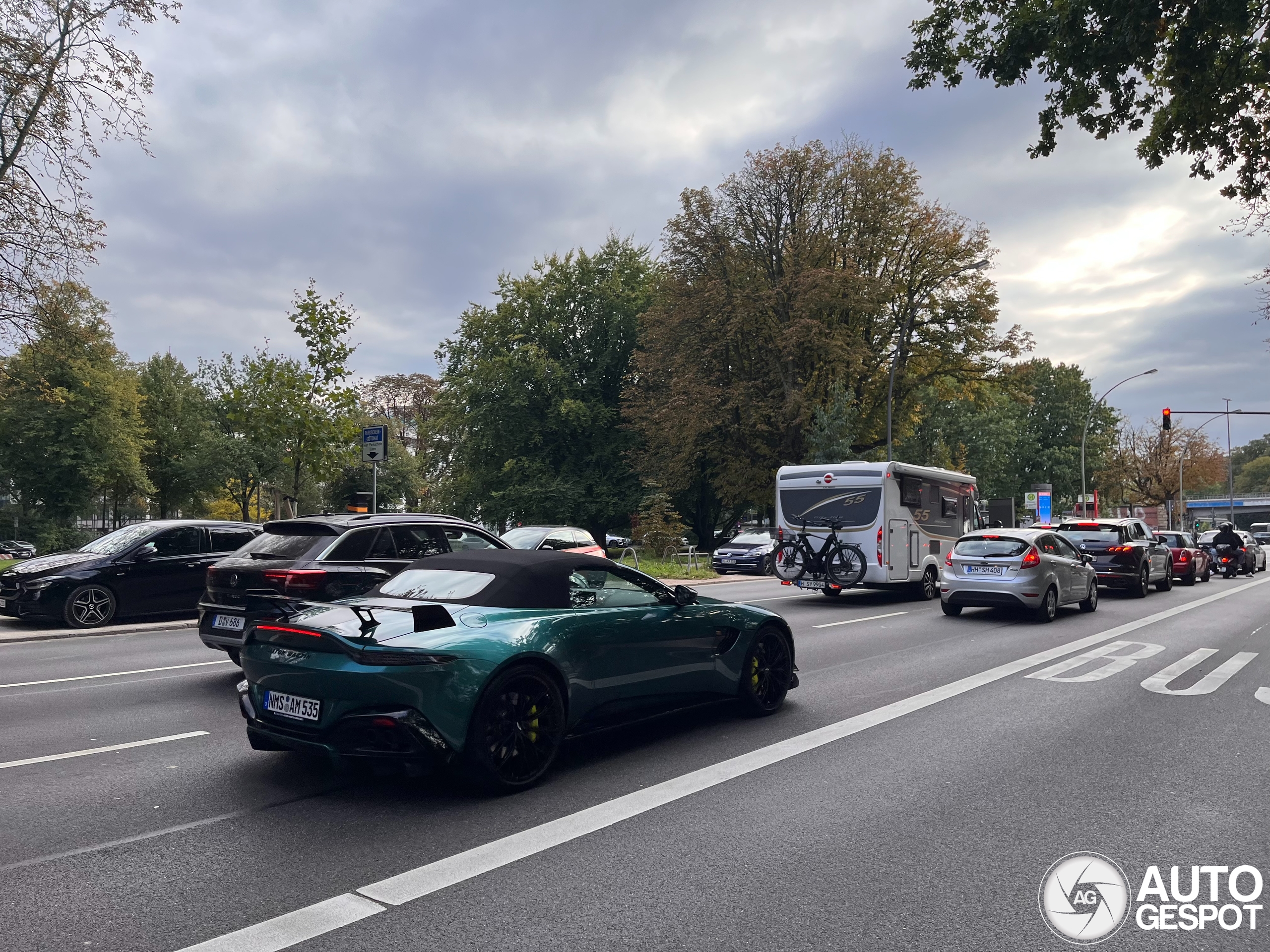 Aston Martin V8 Vantage Formula 1 Edition Roadster - 27 September 2025 ...