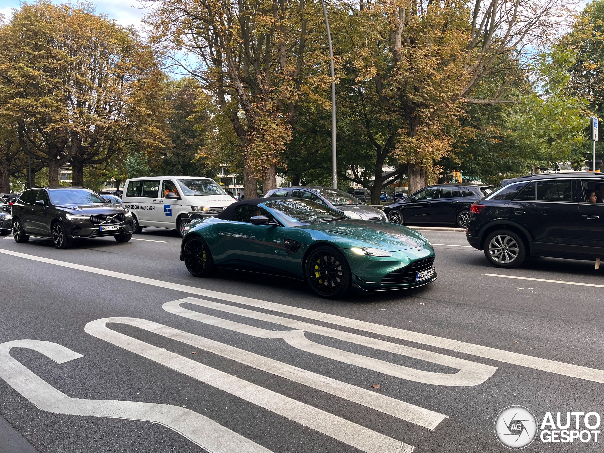 Aston Martin V8 Vantage Formula 1 Edition Roadster - 27 September 2025 ...