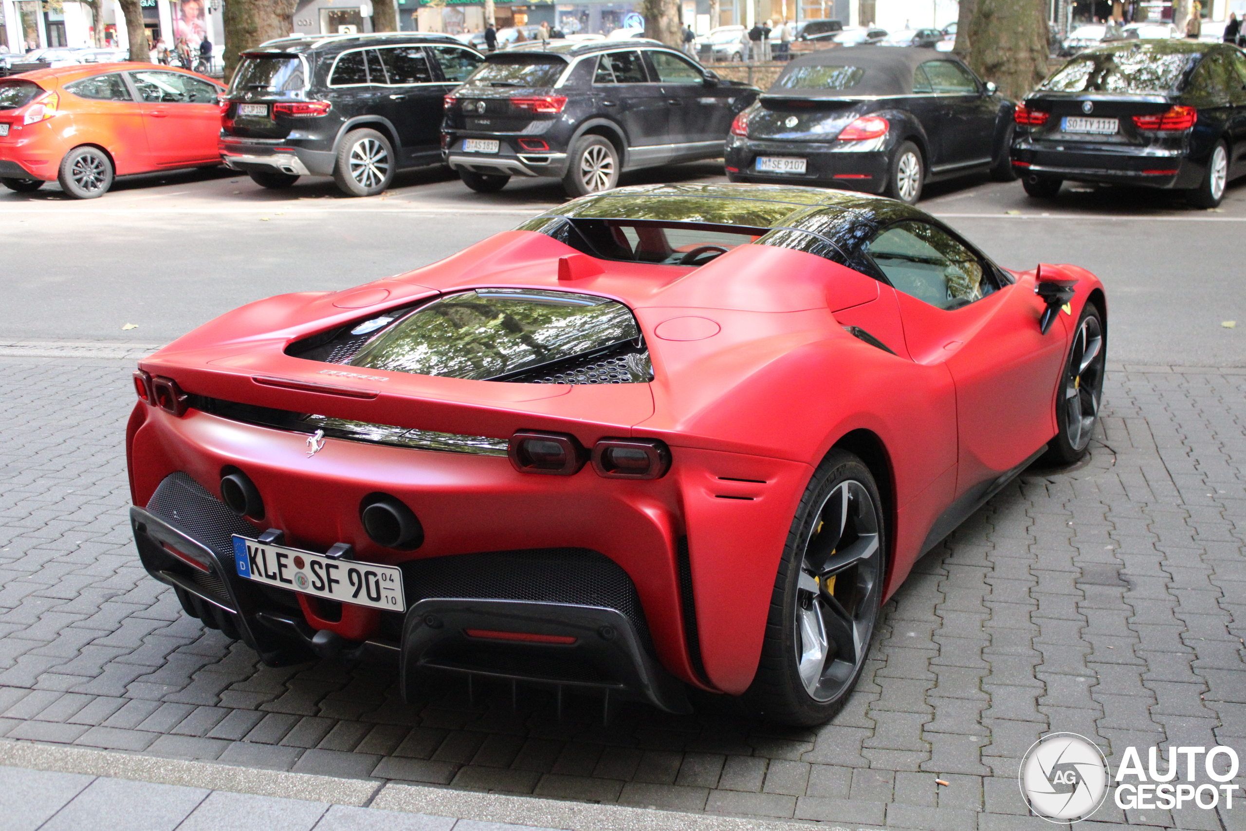 Ferrari SF90 Spider - 27 September 2025 - Autogespot
