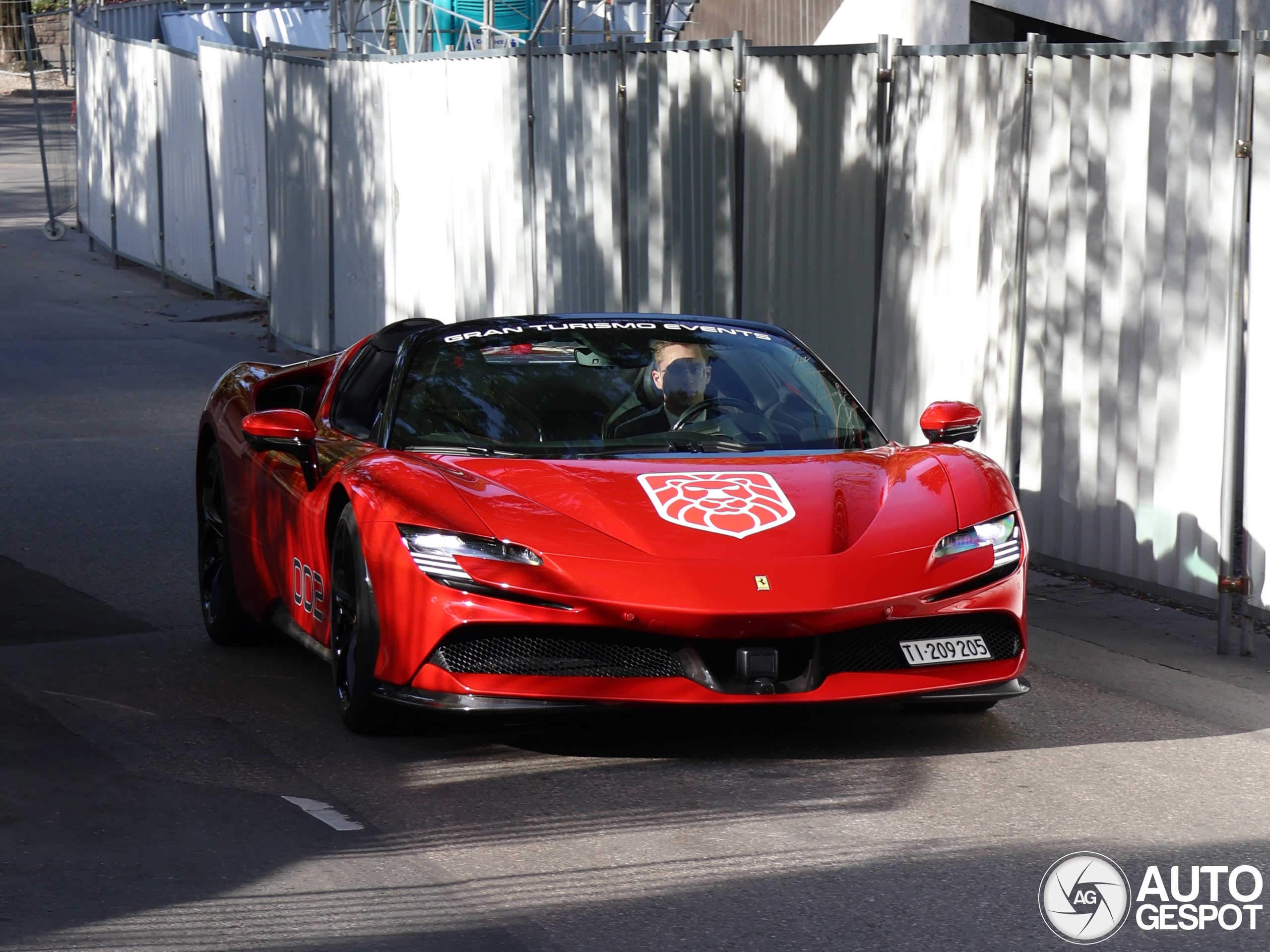 Ferrari SF90 Spider - 28 September 2025 - Autogespot
