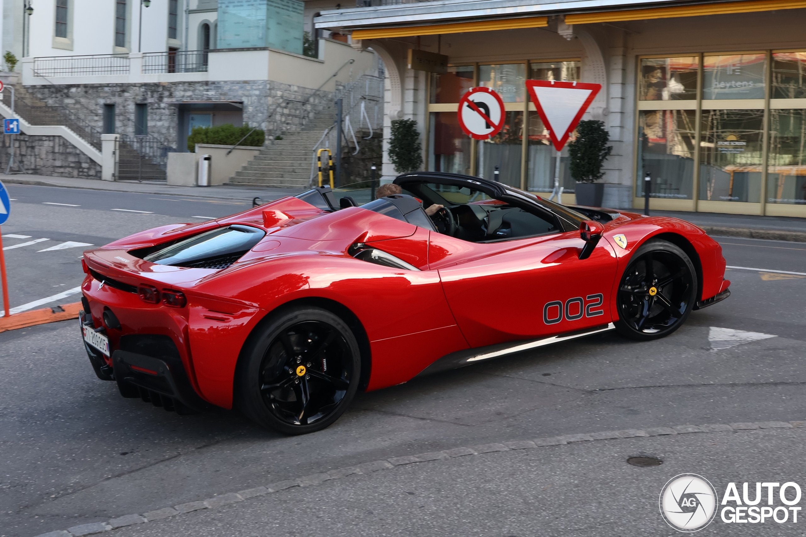 Ferrari SF90 Spider - 28 September 2025 - Autogespot