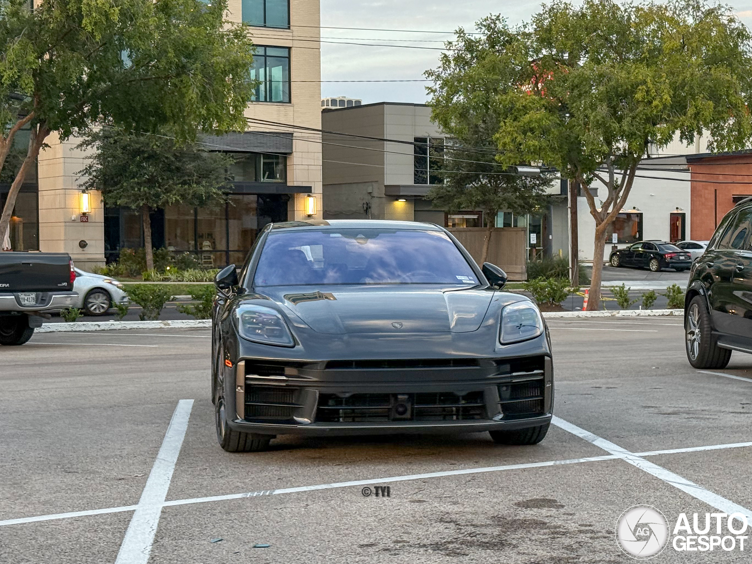 Porsche 972 Panamera Turbo E-Hybrid - 01 October 2025 - Autogespot