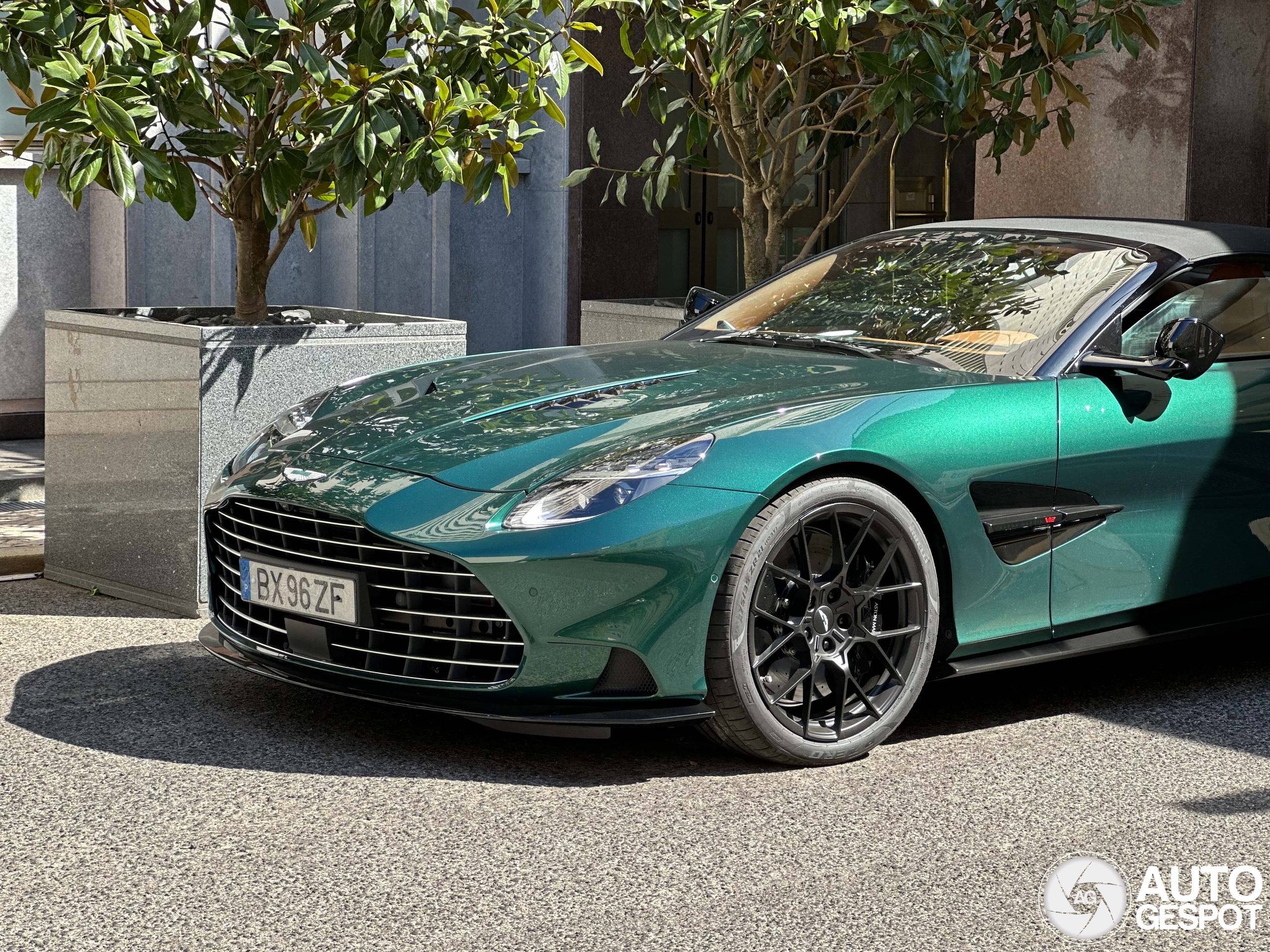 Aston Martin Vanquish Volante 2025 - 03 October 2025 - Autogespot
