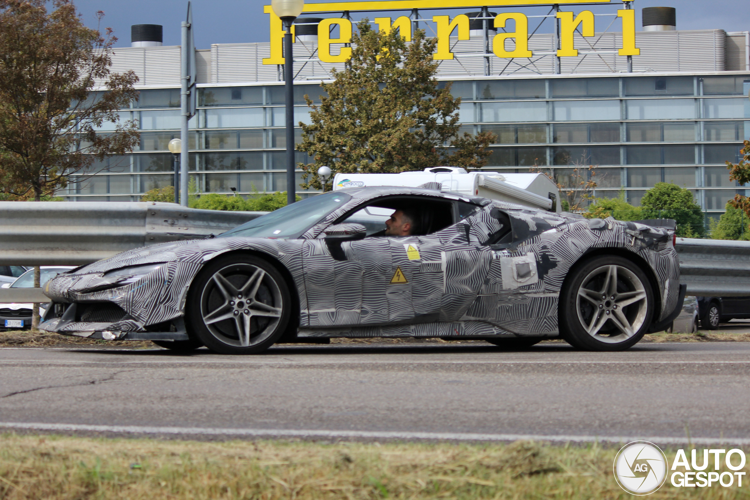 Ferrari 849 Testarossa Mule - 05 October 2025 - Autogespot