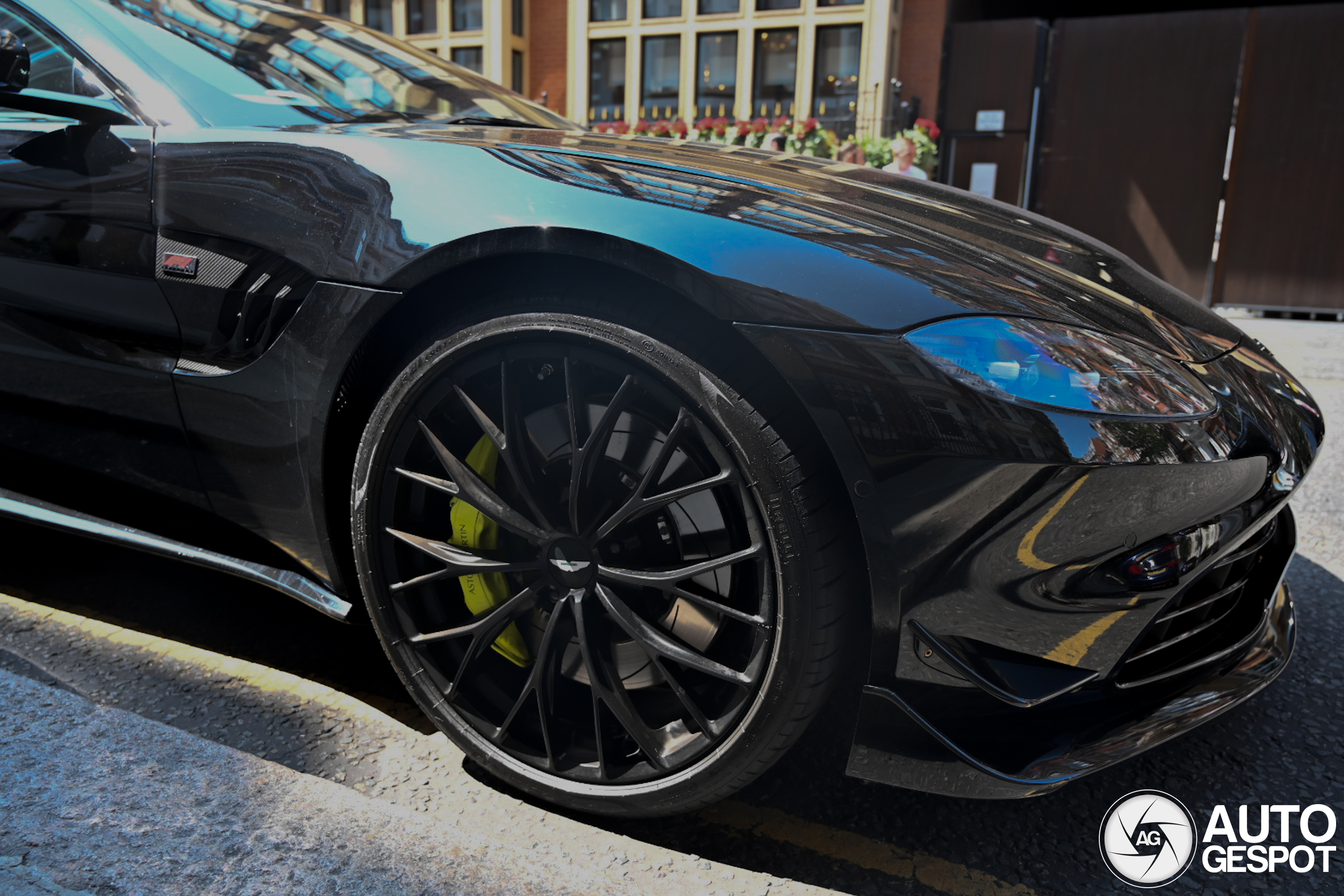 Aston Martin V8 Vantage Formula 1 Edition - 07 October 2025 - Autogespot