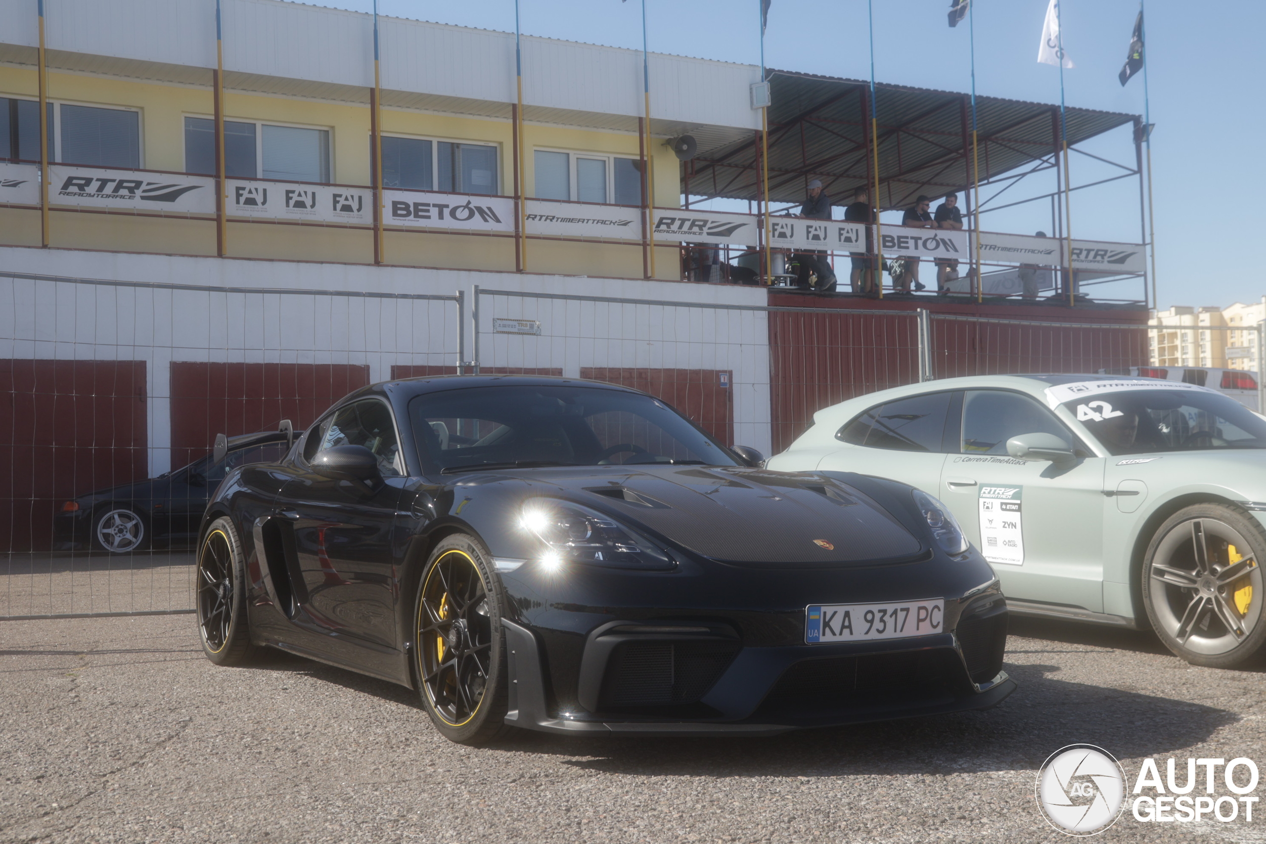 Porsche 718 Cayman GT4 RS Weissach Package - 07 October 2025 - Autogespot