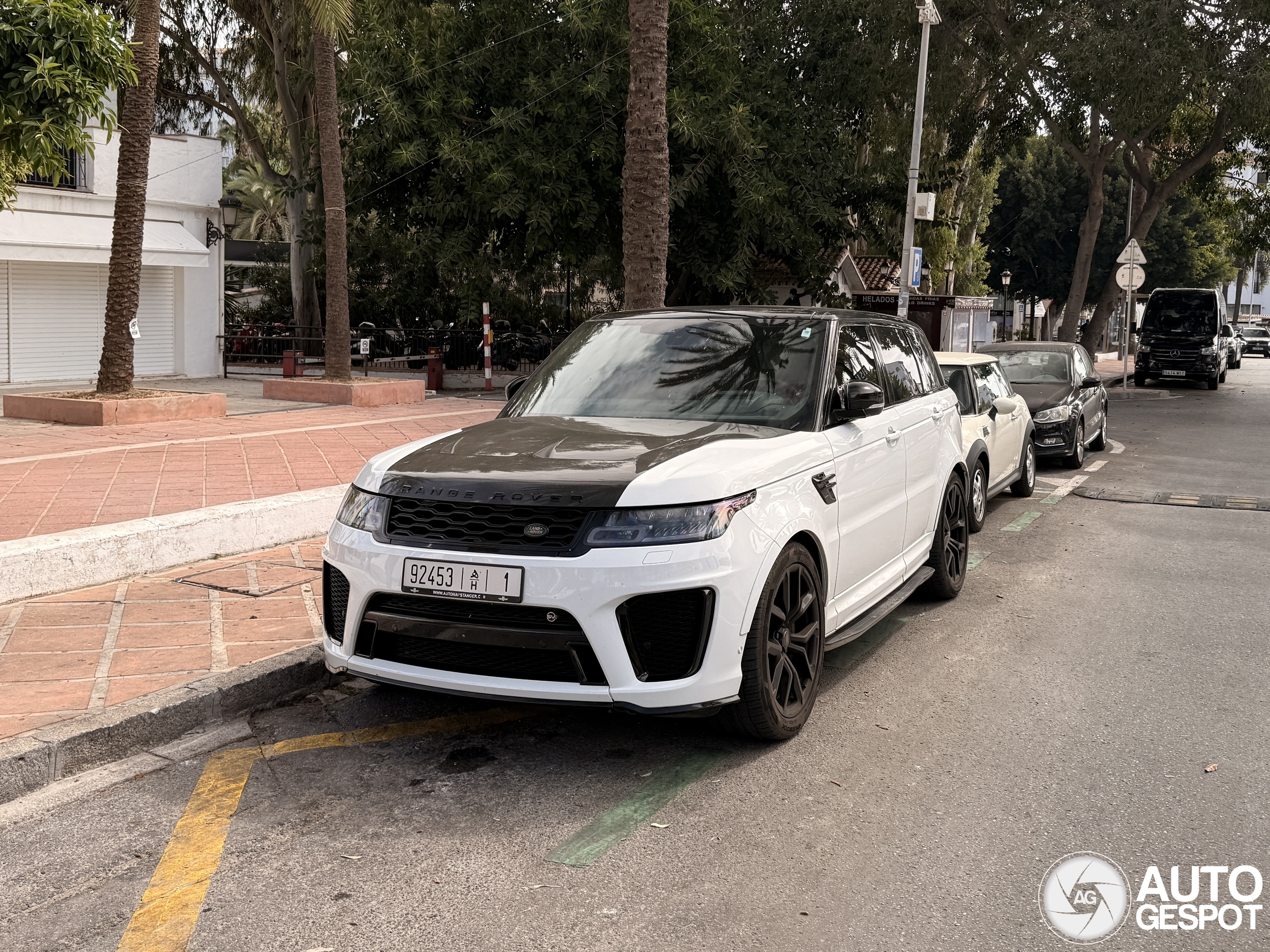 Land Rover Range Rover Sport SVR 2018 Carbon Edition - 13 October 2025 ...