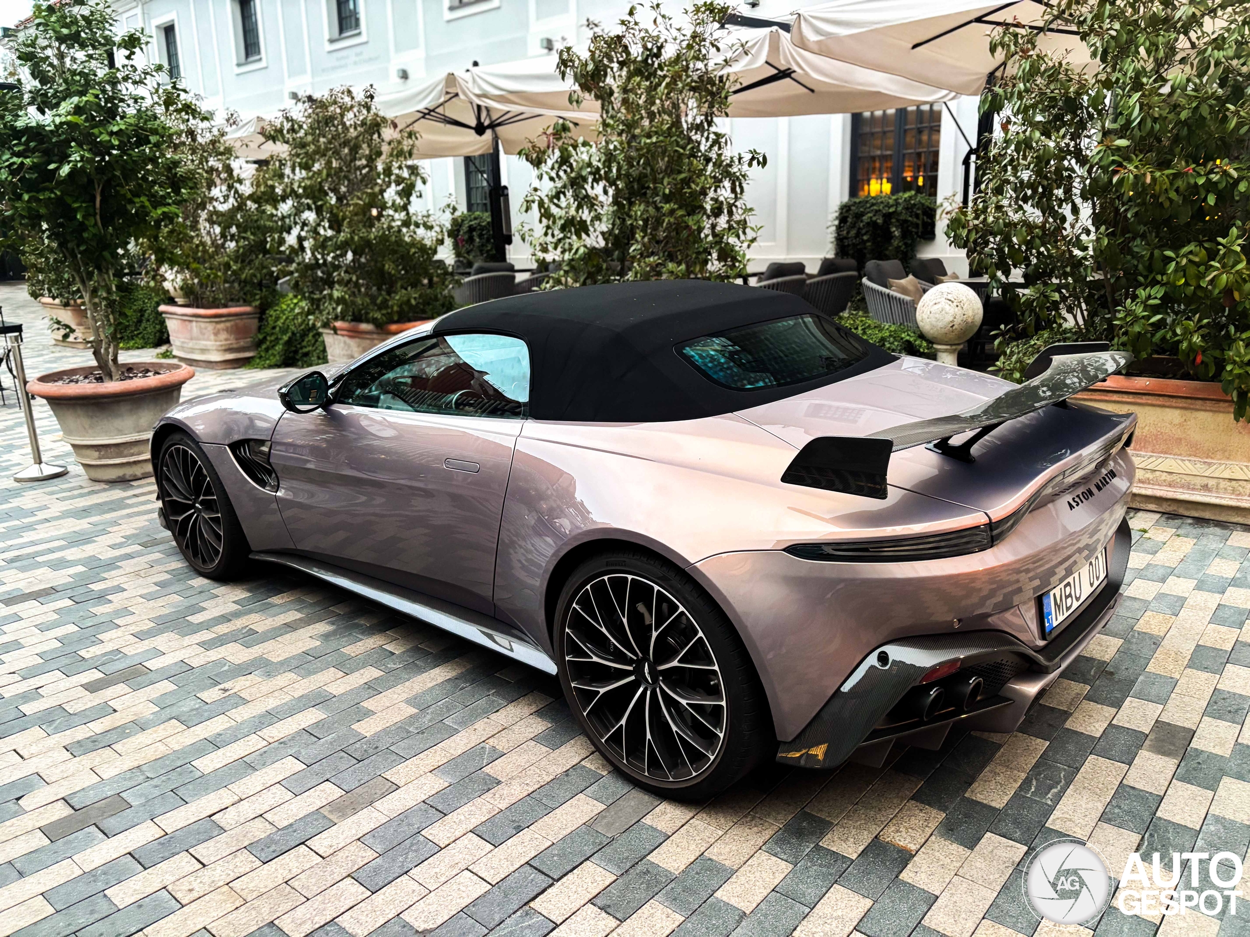 Aston Martin V8 Vantage Formula 1 Edition Roadster - 15 October 2025 ...