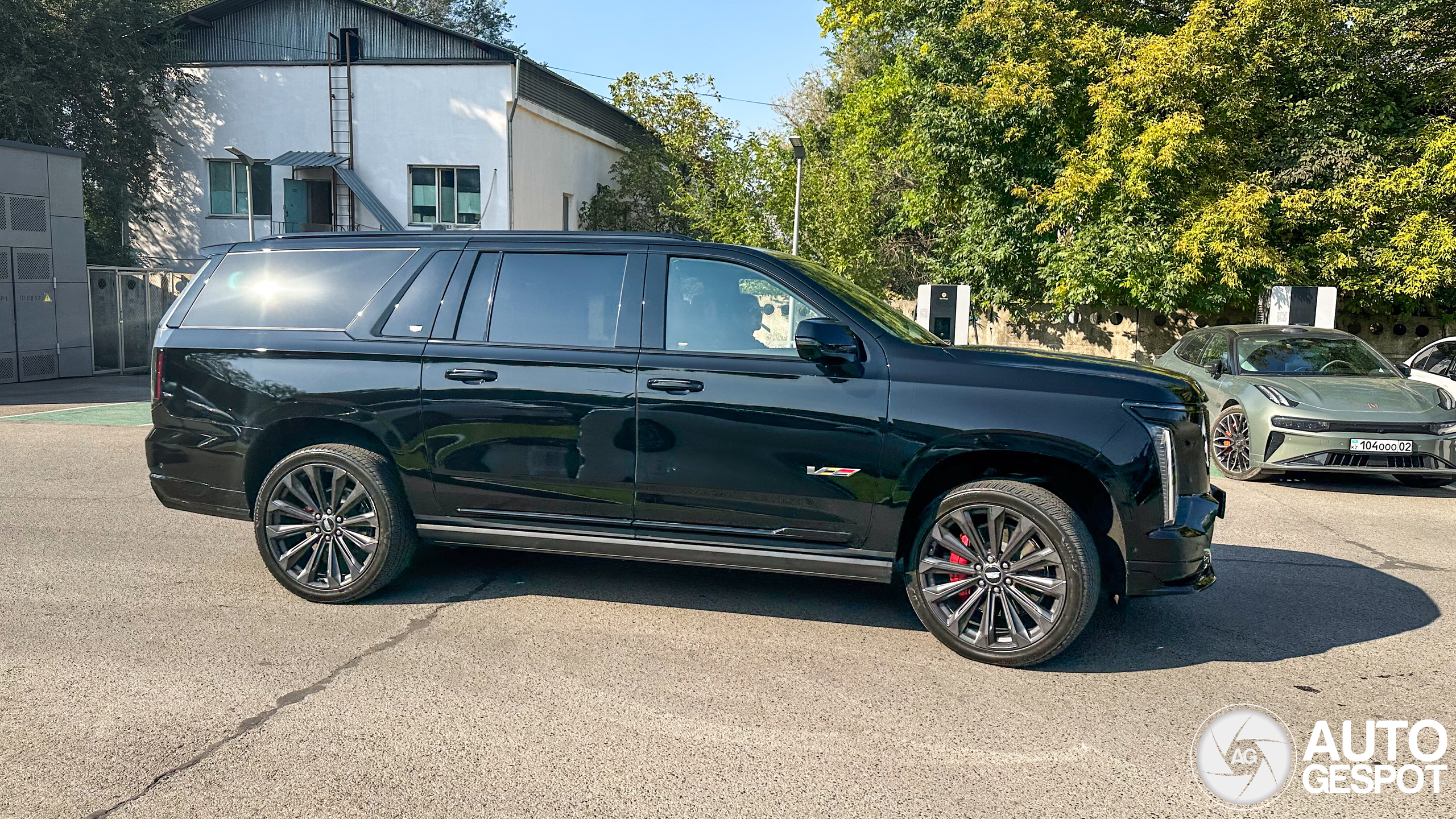 Cadillac Escalade-V ESV 2025 - 16 October 2025 - Autogespot