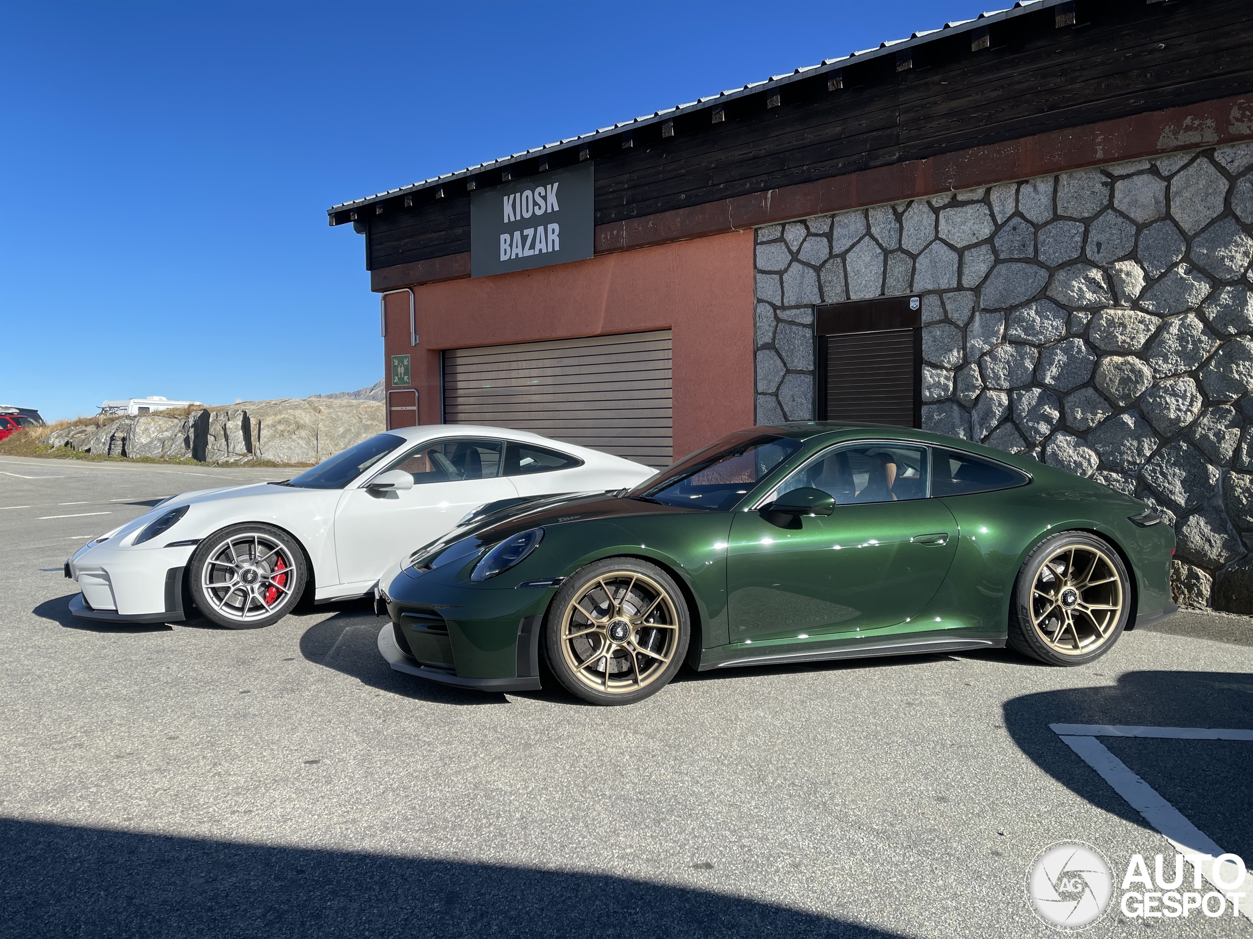 Porsche 992 GT3 Touring MkII - 18 October 2025 - Autogespot