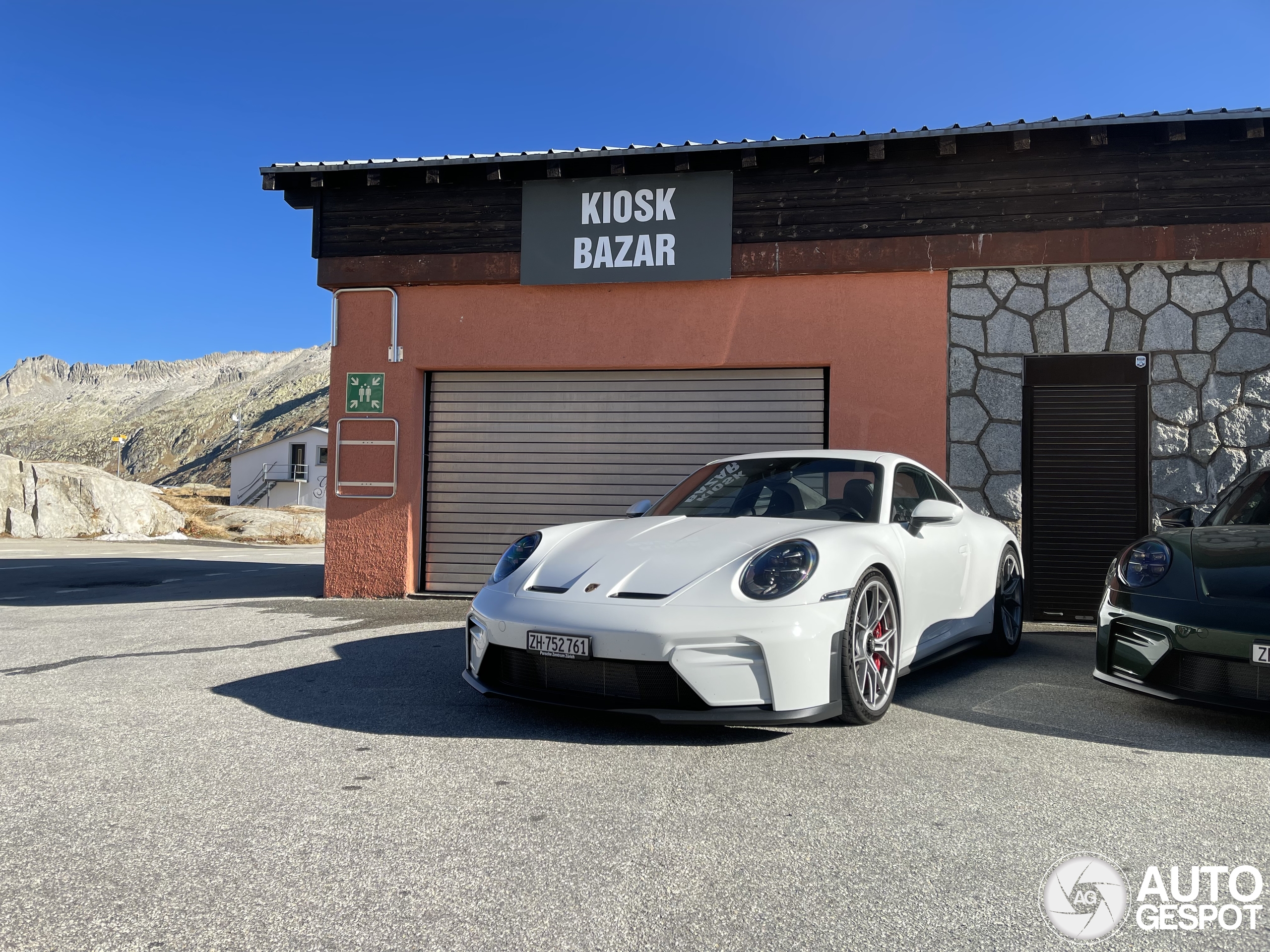 Porsche 992 GT3 Touring MkII - 18 October 2025 - Autogespot