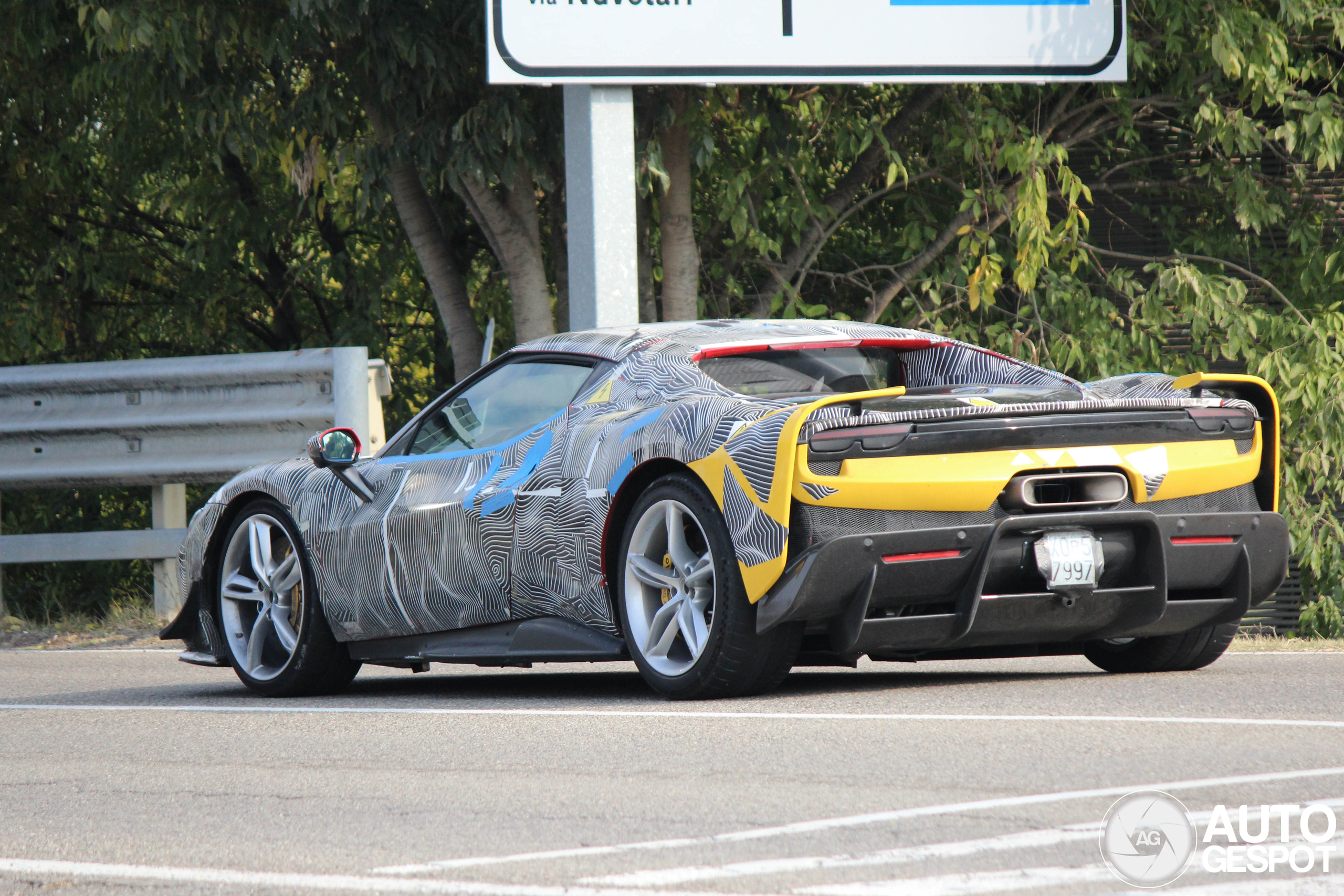Ferrari 296 Speciale Mule - 19 October 2025 - Autogespot