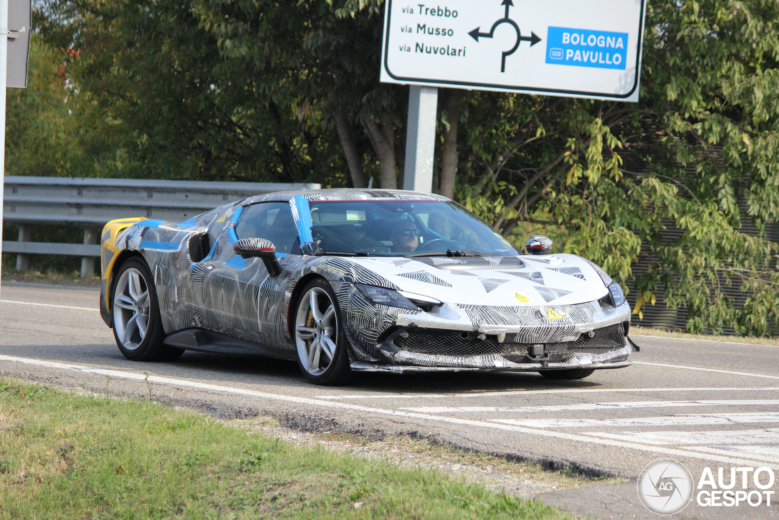 Ferrari 296 Speciale Mule - 19 October 2025 - Autogespot